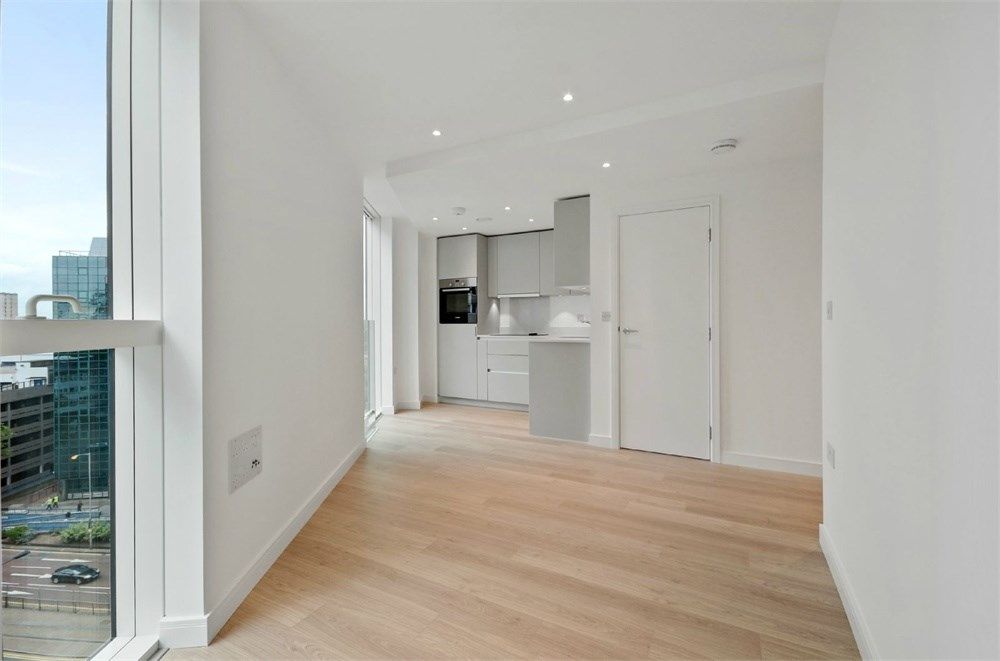 Studio to rent in Pinnacle Apartments, Saffron Central Square, Croydon ...