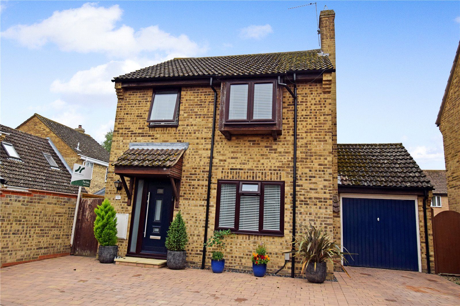 3 Bed Detached House For Sale In Scrivens Mead Thatcham Berkshire