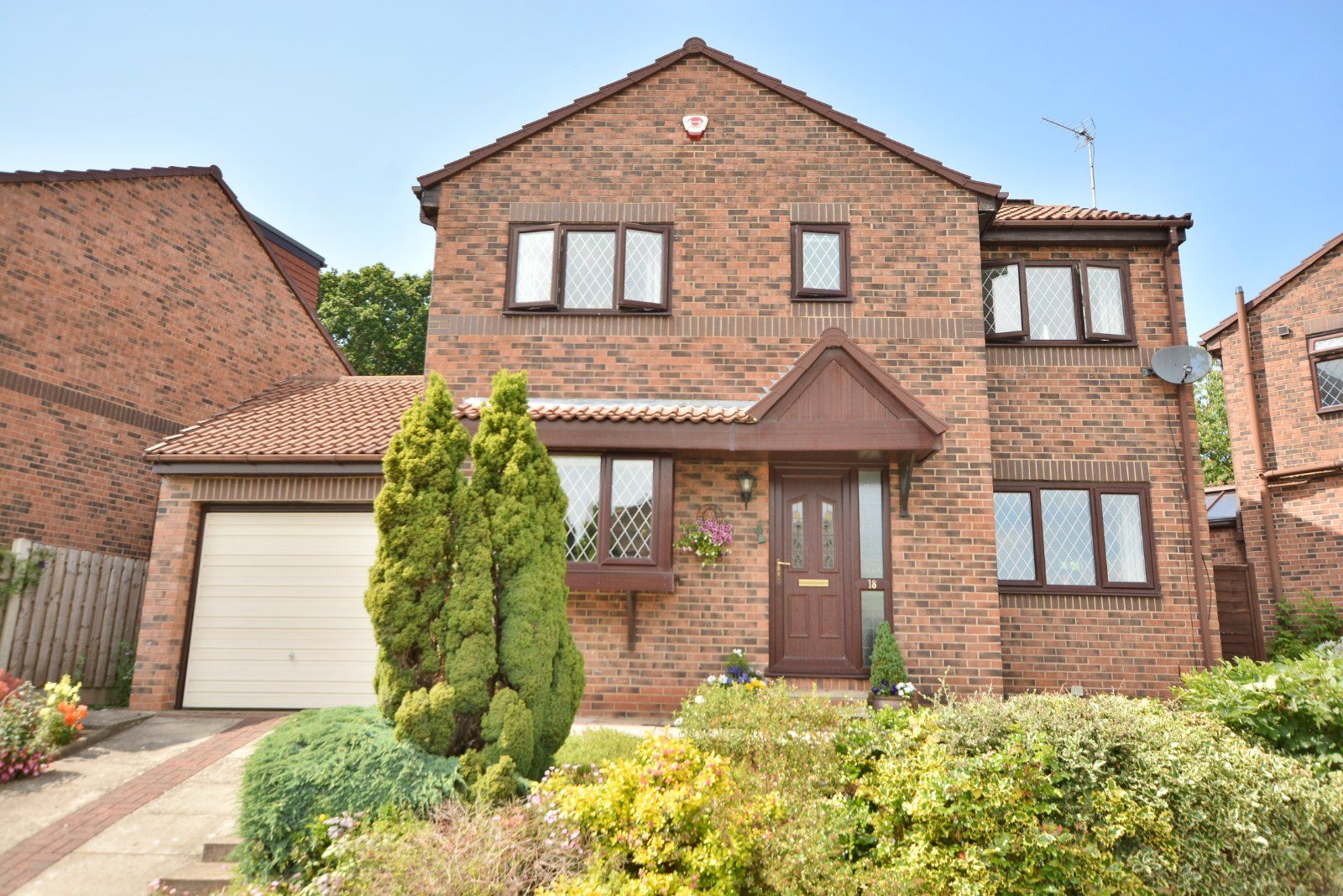 4 Bed Detached House For Sale In Woodside Park Drive Horsforth Leeds