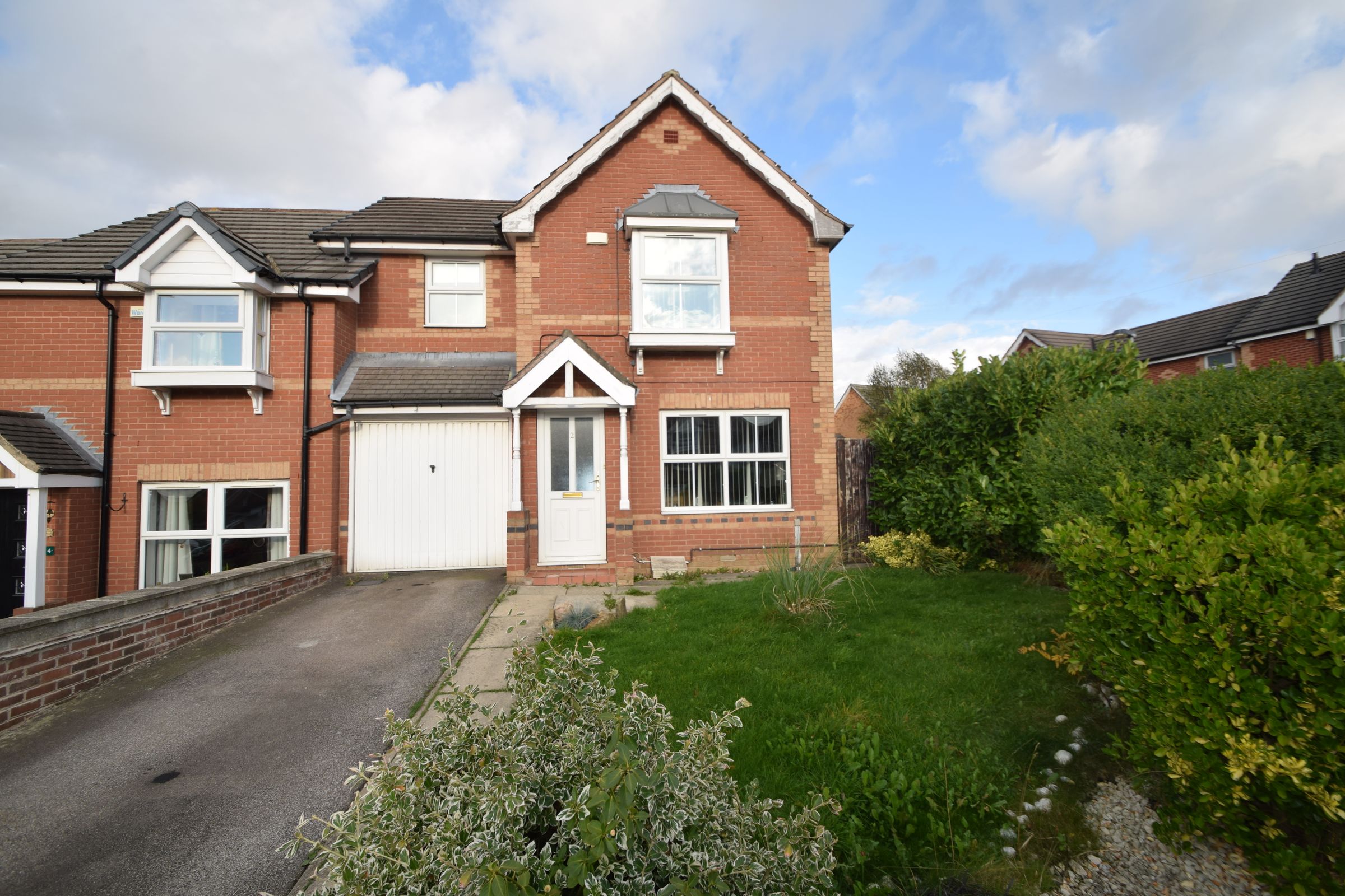 3 bed town house for sale in Longroyd, Cote Farm, Thackley, West ...