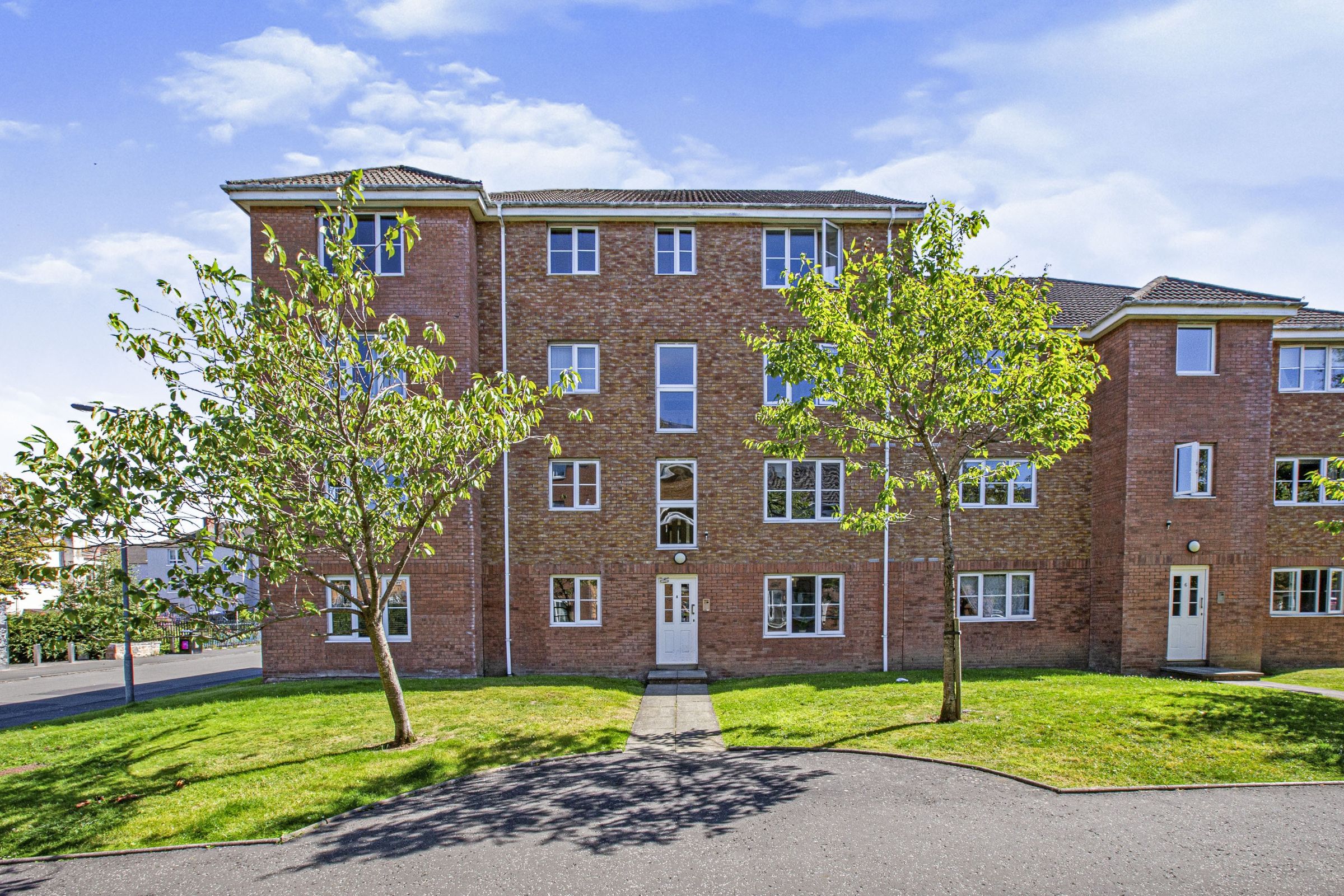 1 bed flat for sale in 8 Tullis Gardens, Glasgow G40 - Zoopla