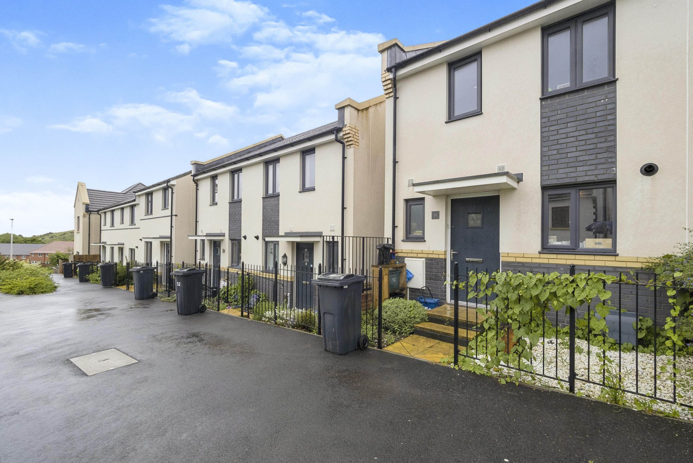 2 Bed Semi Detached House For Sale In Buttercup Way Newton Abbot Tq12