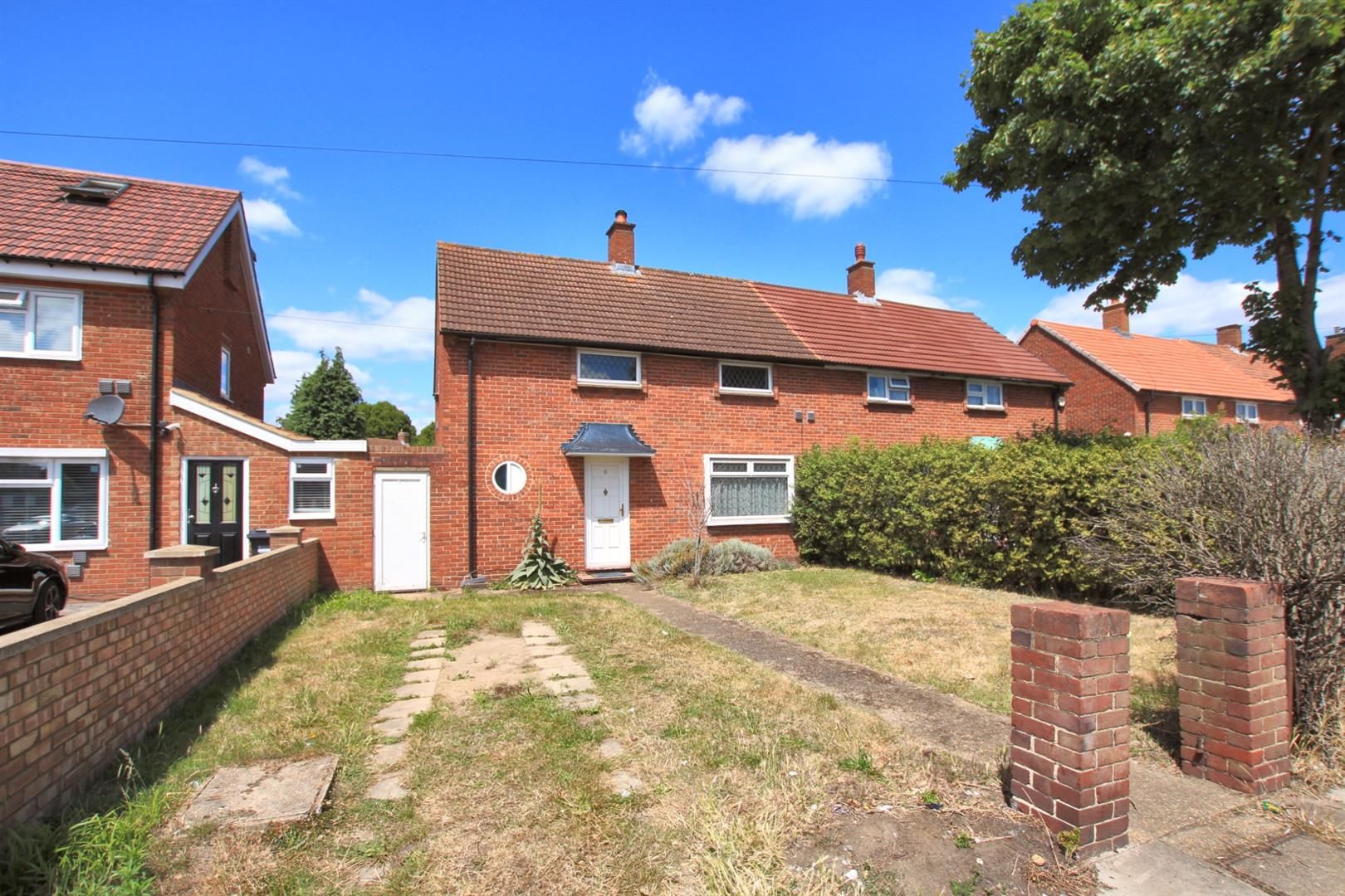 2 Bed Semi Detached House For Sale In Vicarage Farm Road Hounslow Tw3