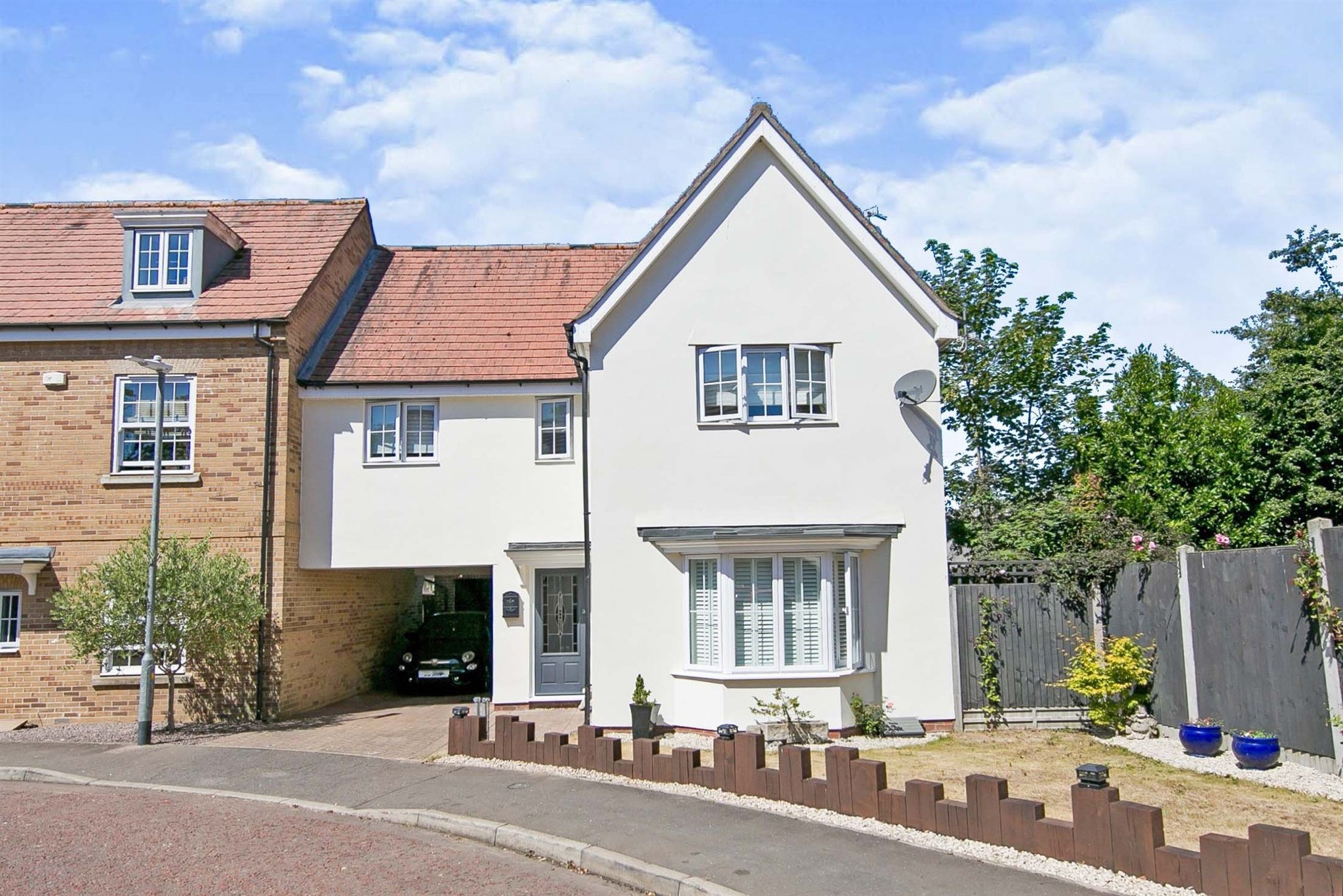 4 Bed Link Detached House For Sale In Whitebeam Close Mile End