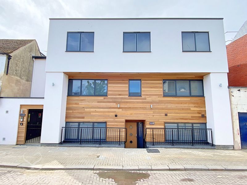 2 bed flat to rent in Bedford Row, Worthing BN11 - Zoopla