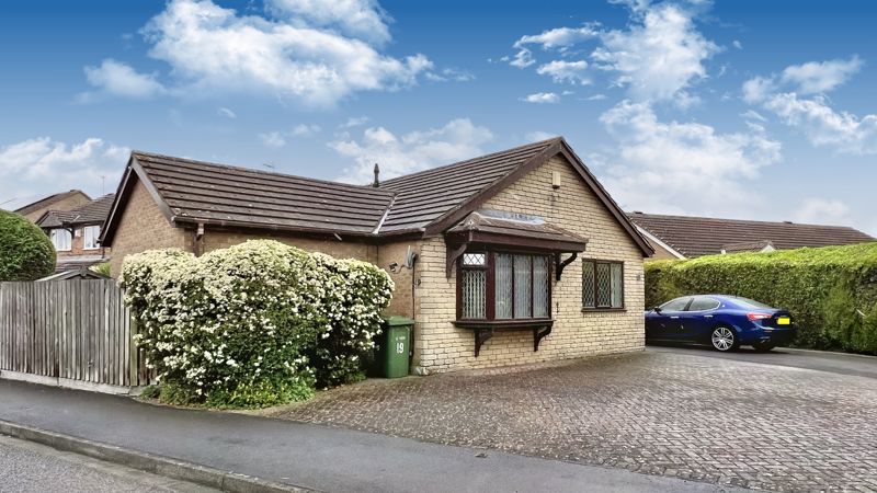 4 bed detached bungalow for sale in Caistor Road, Doddington Park ...