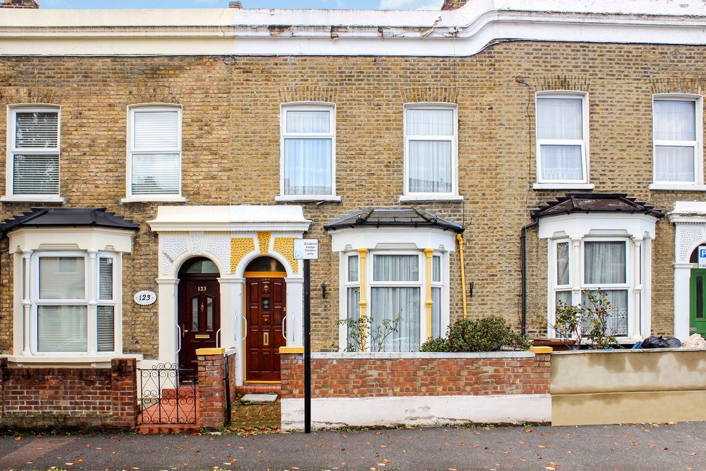 3 bed terraced house for sale in Glyn Road, London E5 - Zoopla