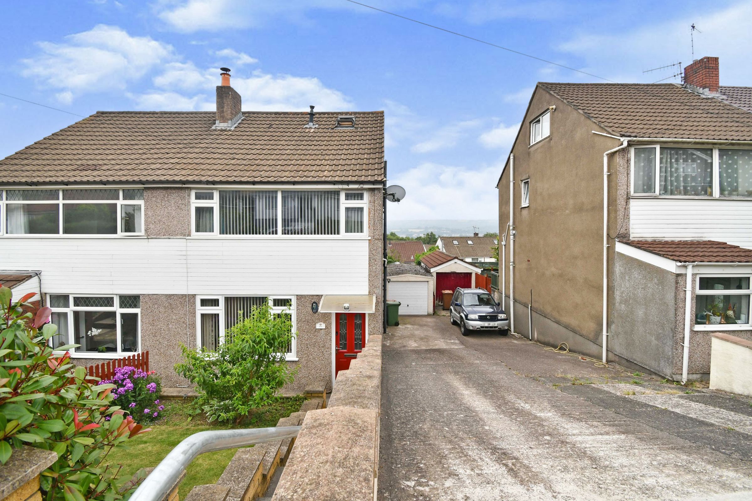 3 Bed Semi Detached House For Sale In Heol Pwll Y Pant Caerphilly Cf83