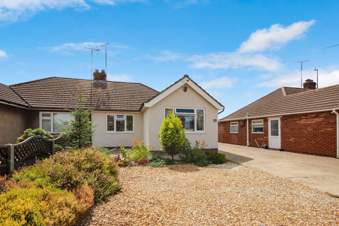 3 bed semi-detached bungalow for sale in Grangeway, Rushden ...