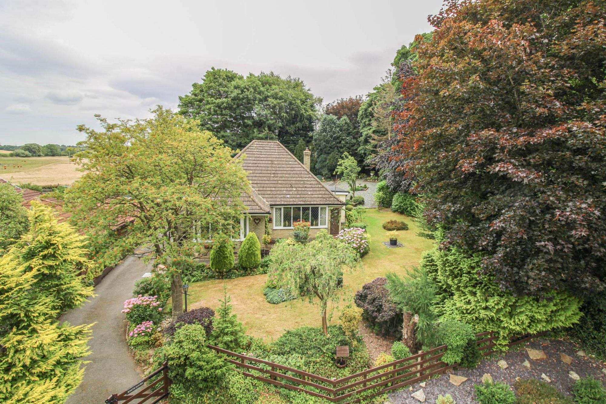 3 bed detached bungalow for sale in Main Road, Hatcliffe DN37 - Zoopla