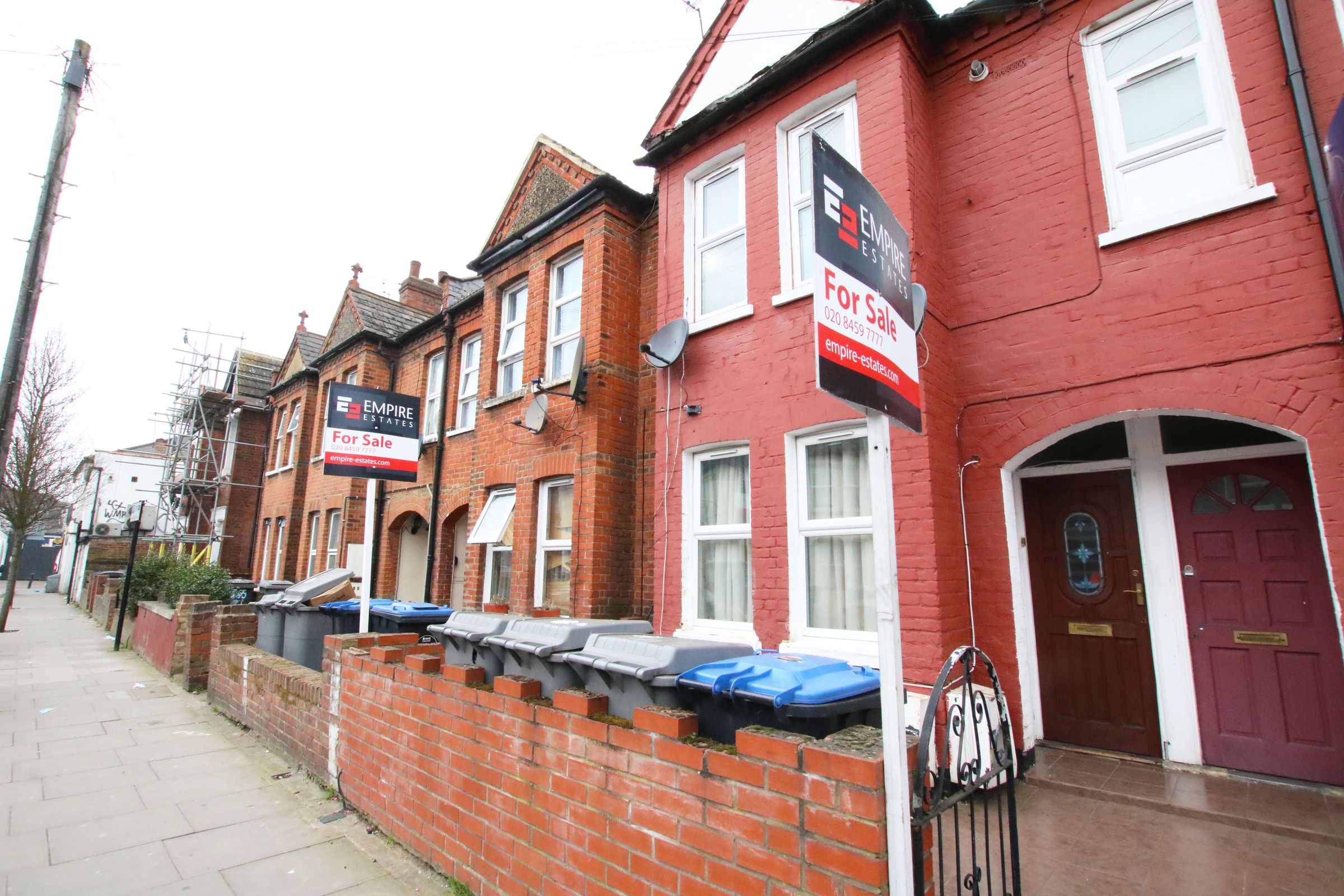 2 bed flat for sale in Chapter Road, London NW2 - Zoopla