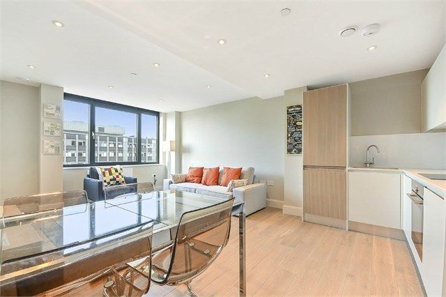 2 bed flat to rent in The Quarters, Wellesley Road, Croydon CR0 - Zoopla