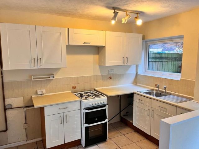 2 bed terraced house to rent in Parc Wern Road, Sketty, Swansea. SA2 ...