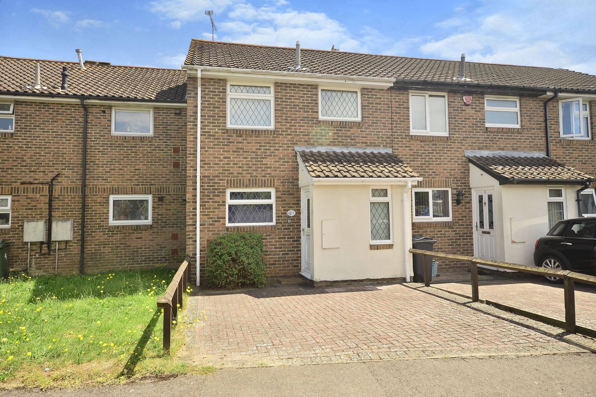 2 Bed End Terrace House For Sale In Rectory Way Kennington Ashford