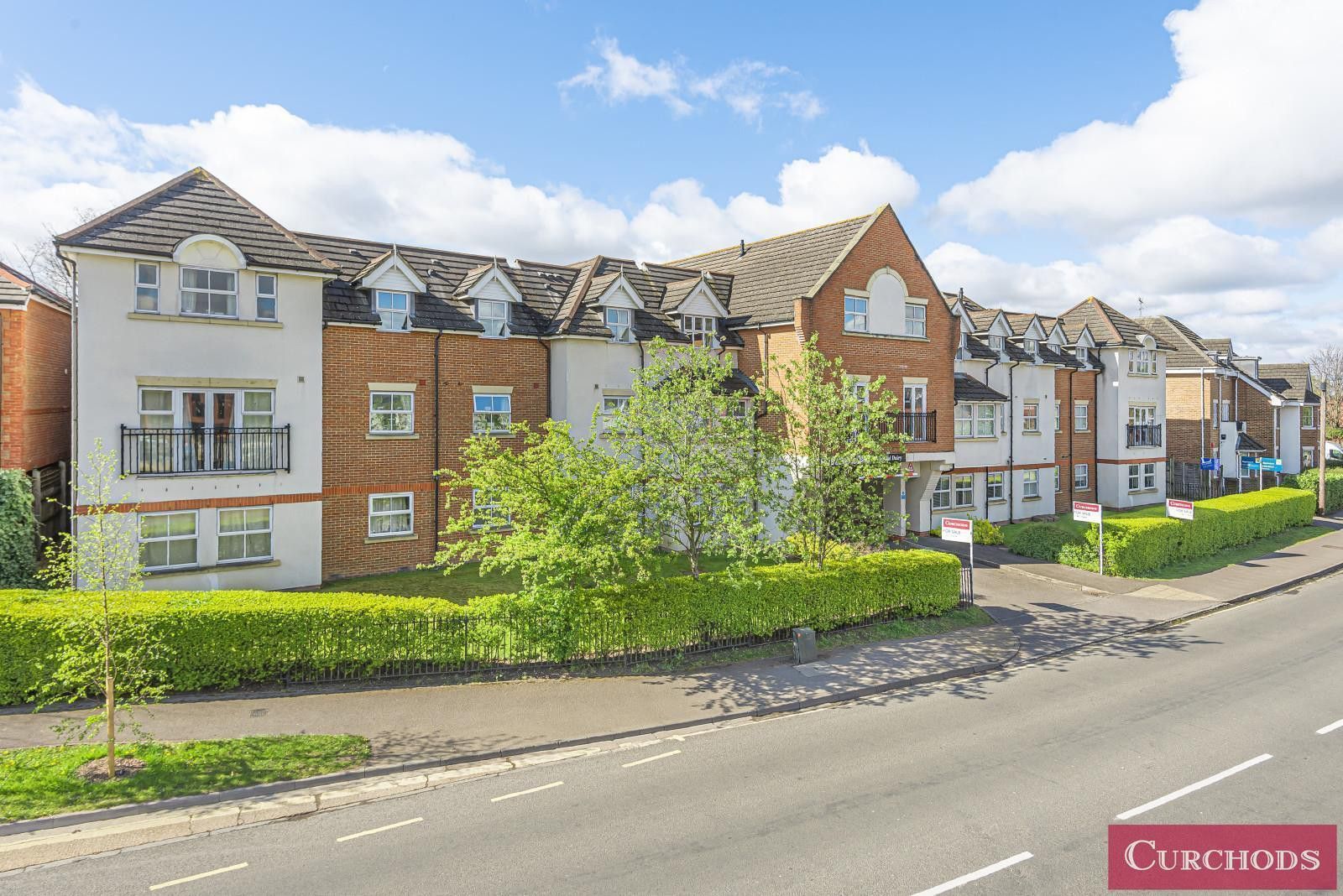 2 bed flat for sale in Goldsworth Road, Woking GU21 - Zoopla