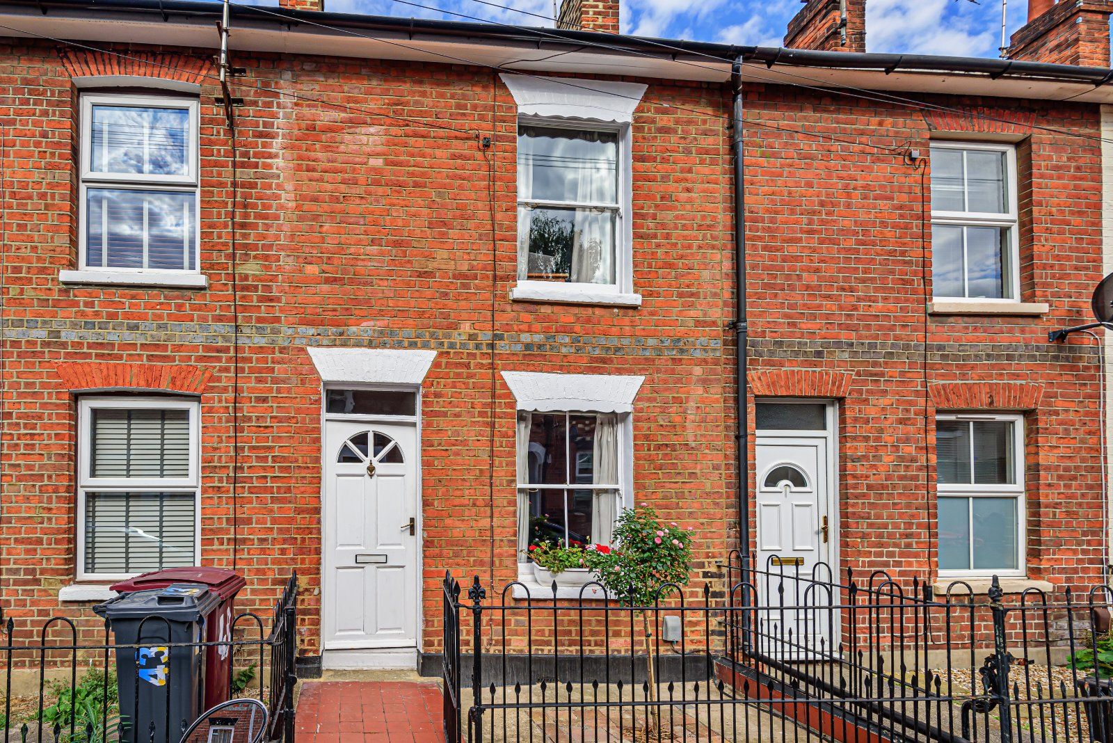 2 Bed Terraced House For Sale In Sherman Road Reading Berkshire Rg1