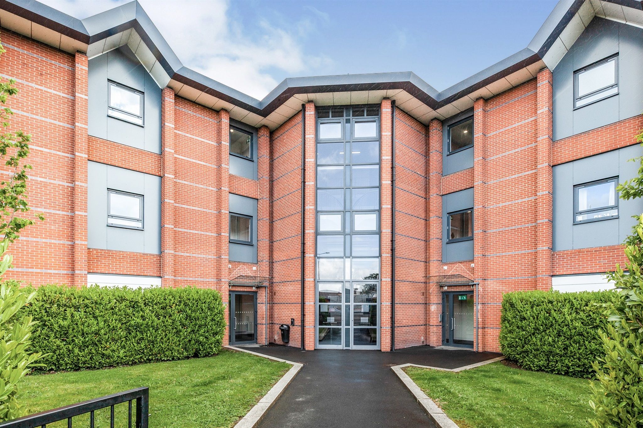 2 bed flat for sale in Farnham Road, Slough SL1 - Zoopla