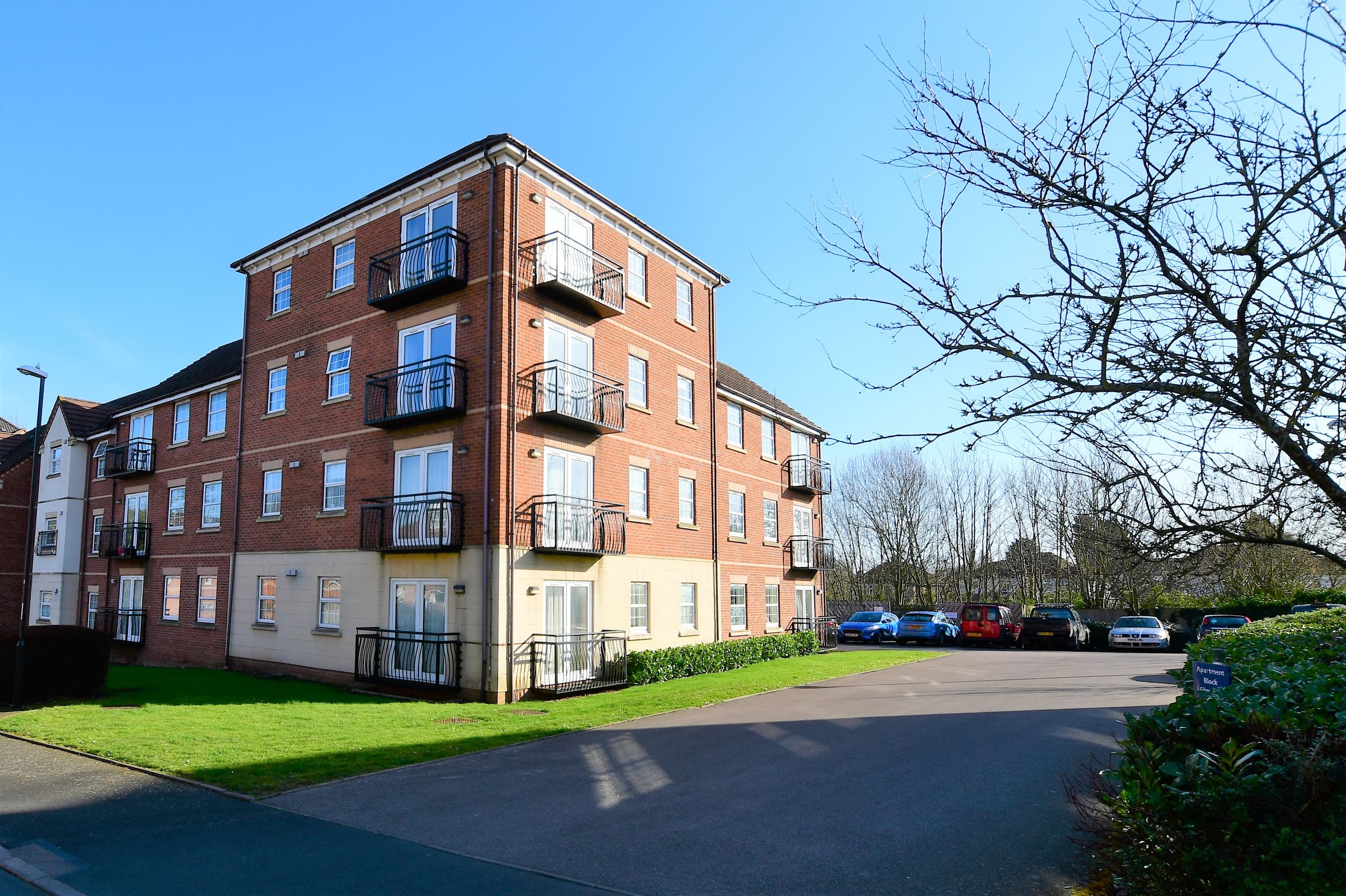 2 bed flat to rent in Pipkin Court, Parkside, Coventry CV1 - Zoopla