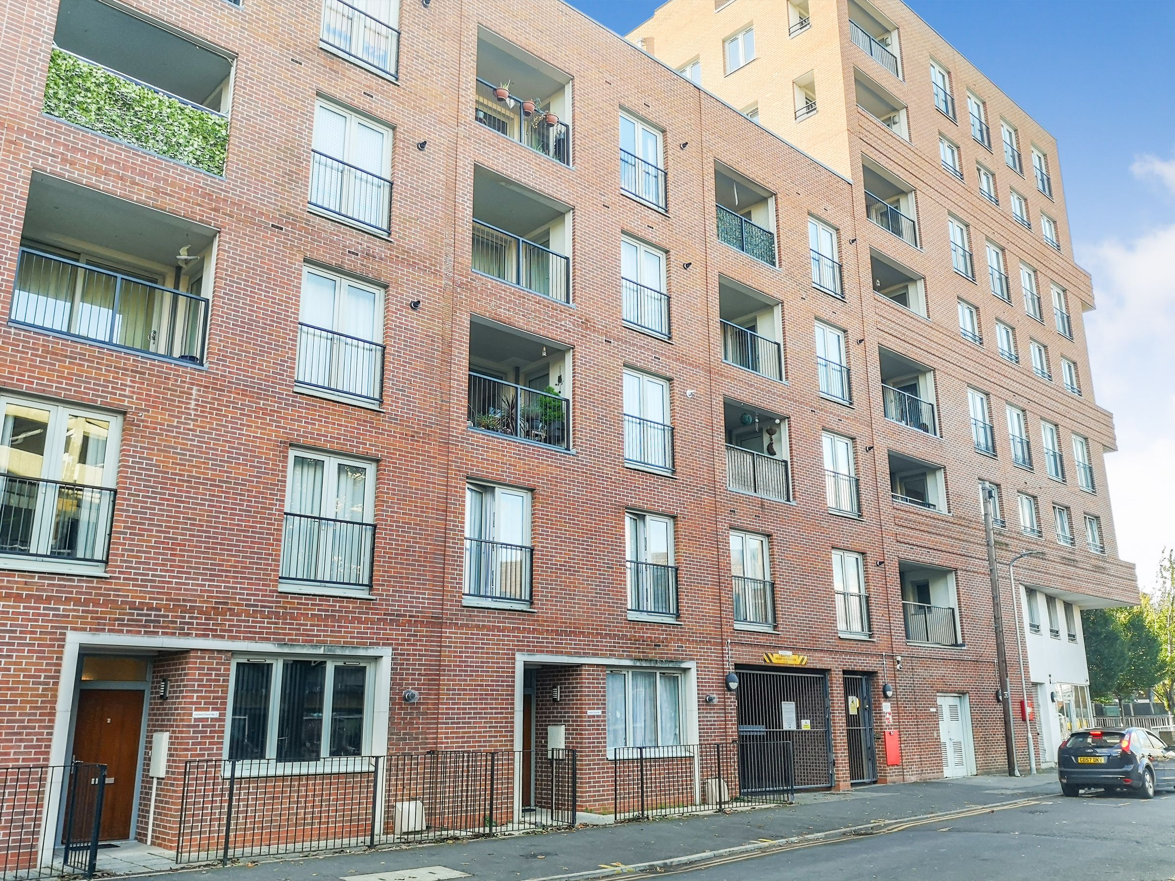 1 bed flat for sale in Angel Way, Romford RM1 - Zoopla