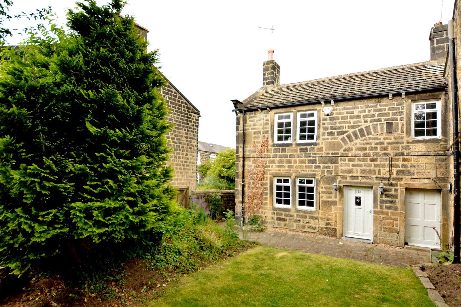 2 Bed Terraced House For Sale In Town Street Horsforth Leeds West