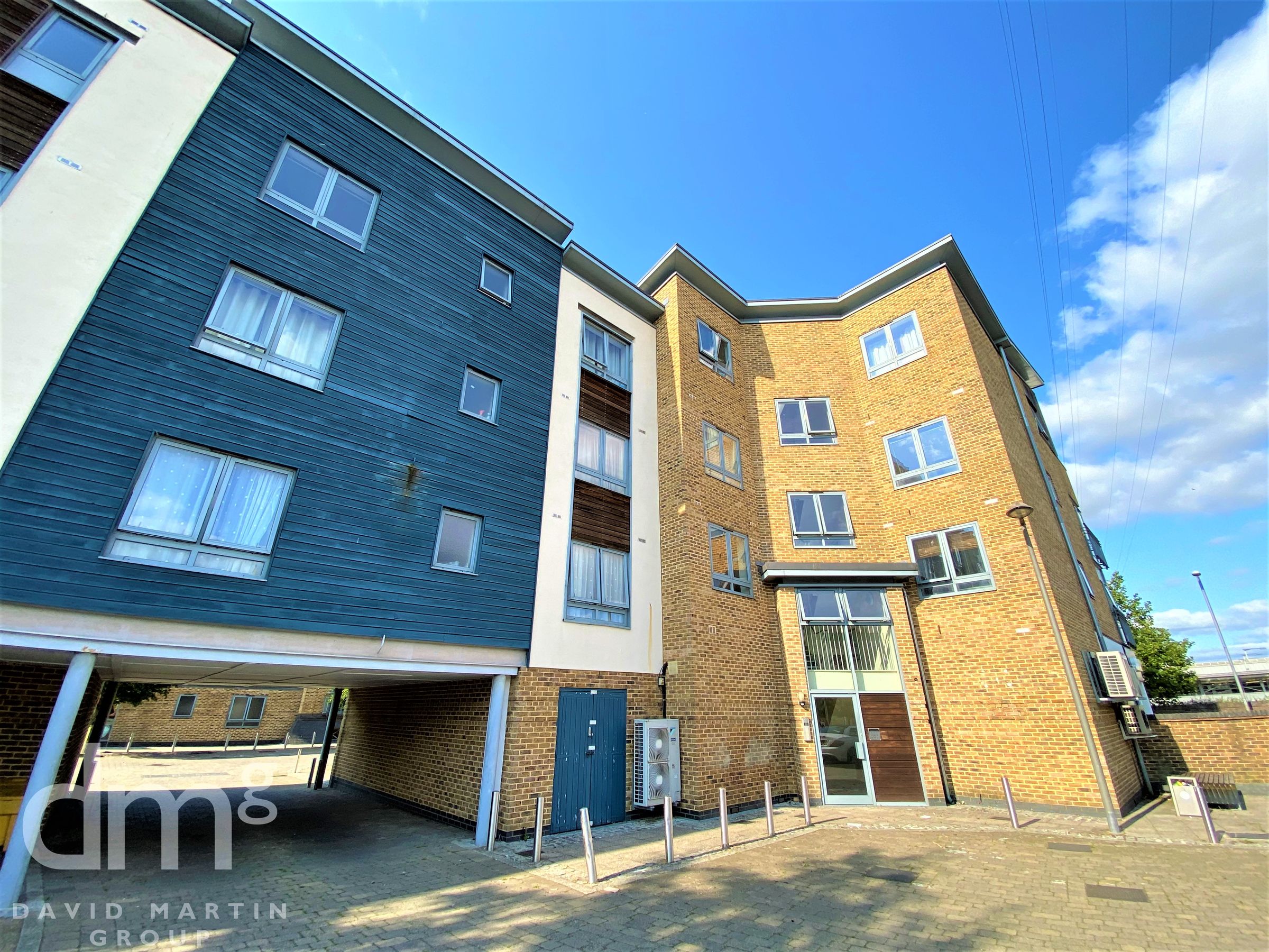 2 bed flat for sale in Quayside Drive, Colchester CO2 - Zoopla