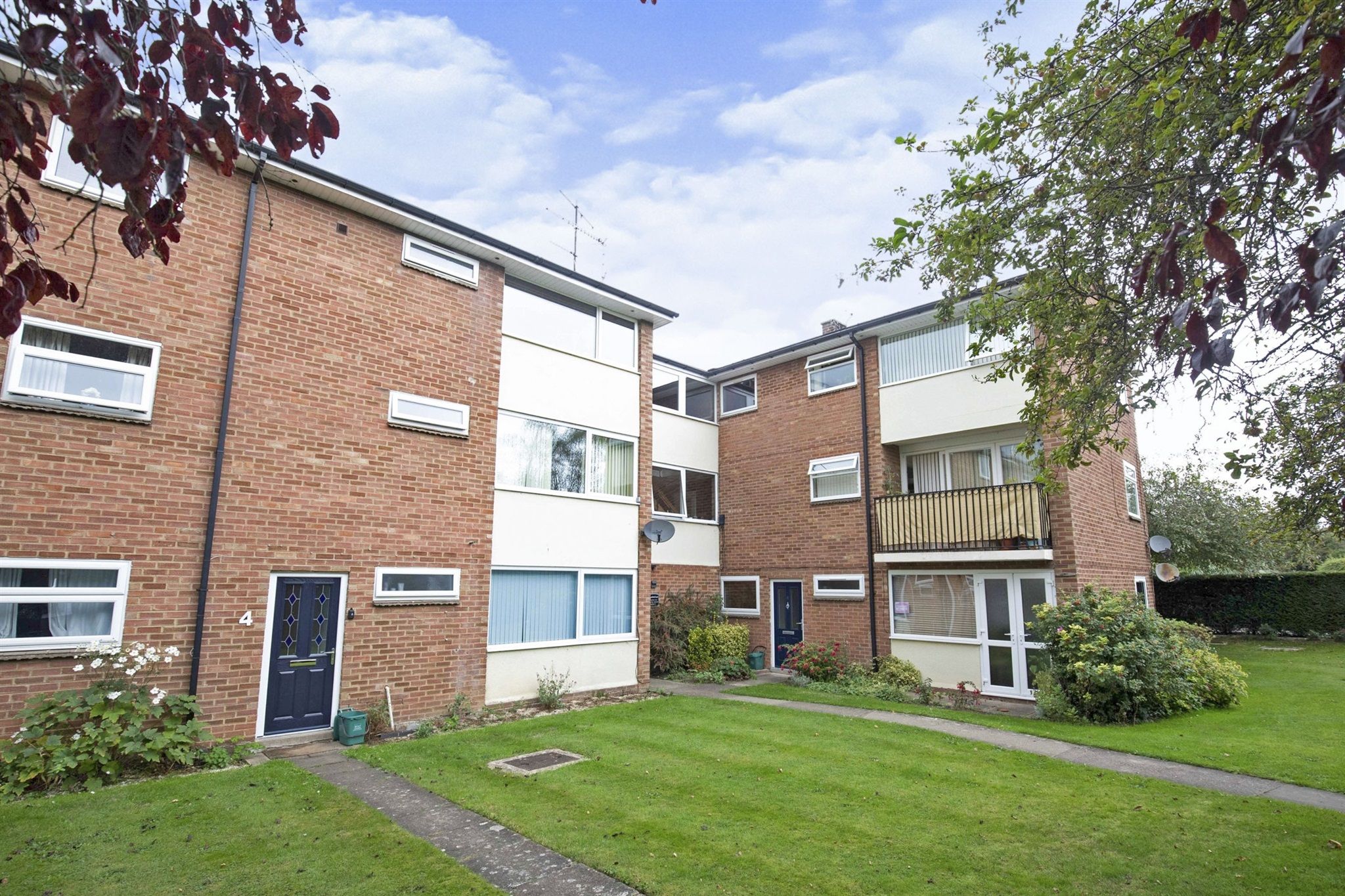 2 bed flat for sale in Sandfield Road, Stratford-Upon-Avon CV37 - Zoopla