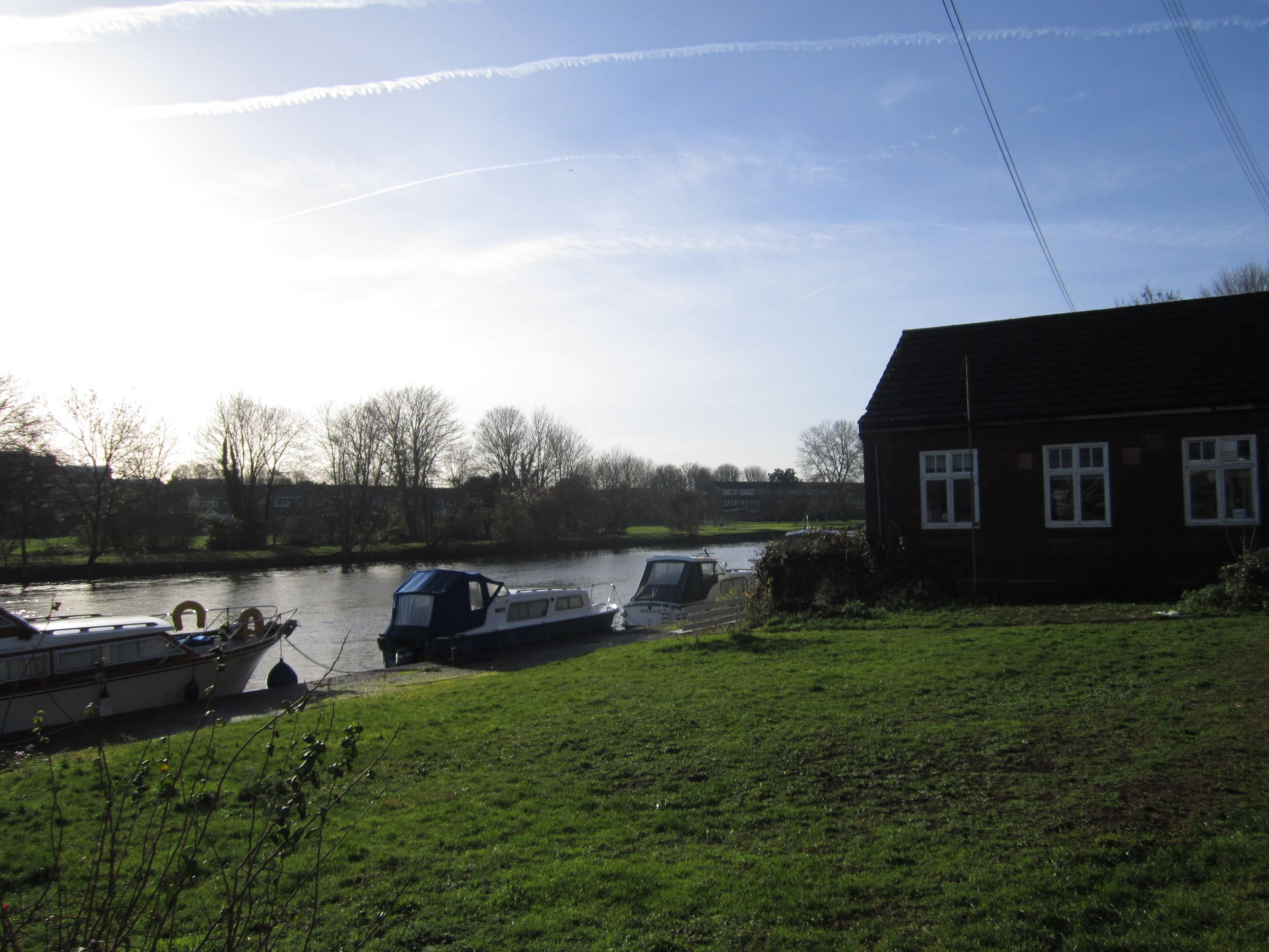 Light industrial to let in Platts Eyot, Lower Sunbury Road, Hampton ...