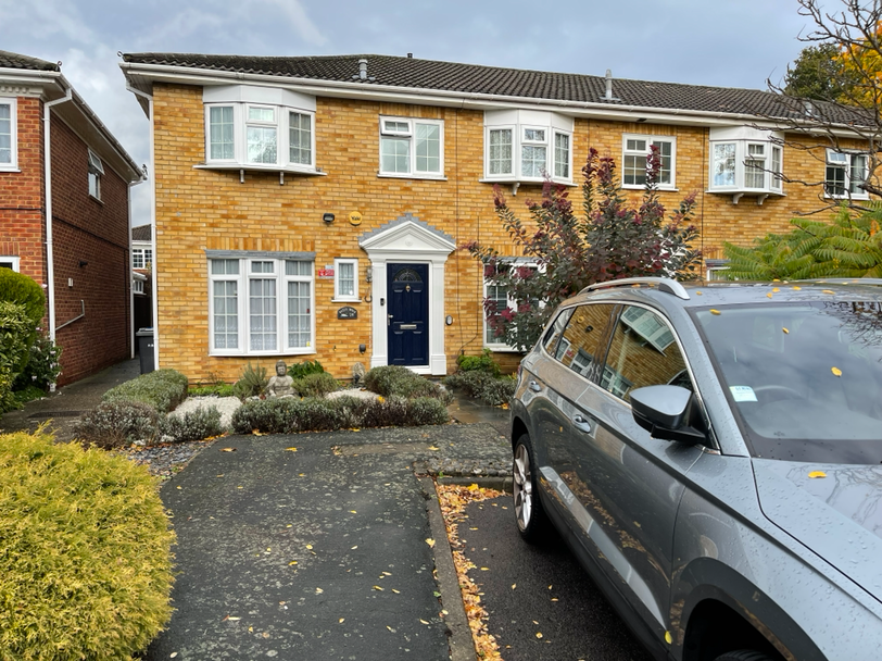 3 bed end terrace house to rent in Bates Walk, New Haw KT15 - Zoopla