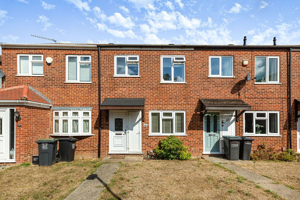 3 bed terraced house for sale in Winters Croft, Gravesend, Kent DA12 - Zoopla