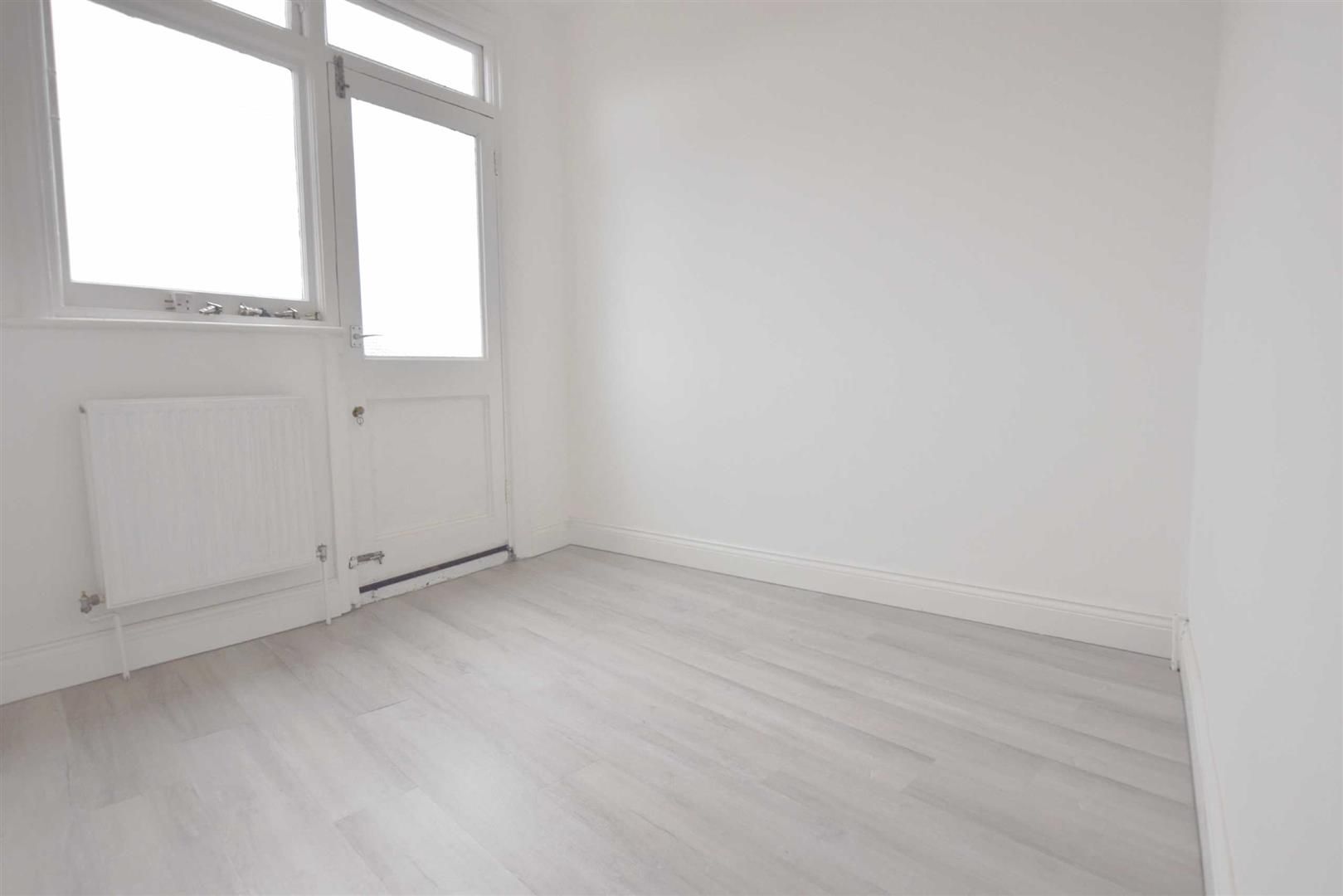 2 bed flat to rent in Ballards Lane, London N3 - Zoopla