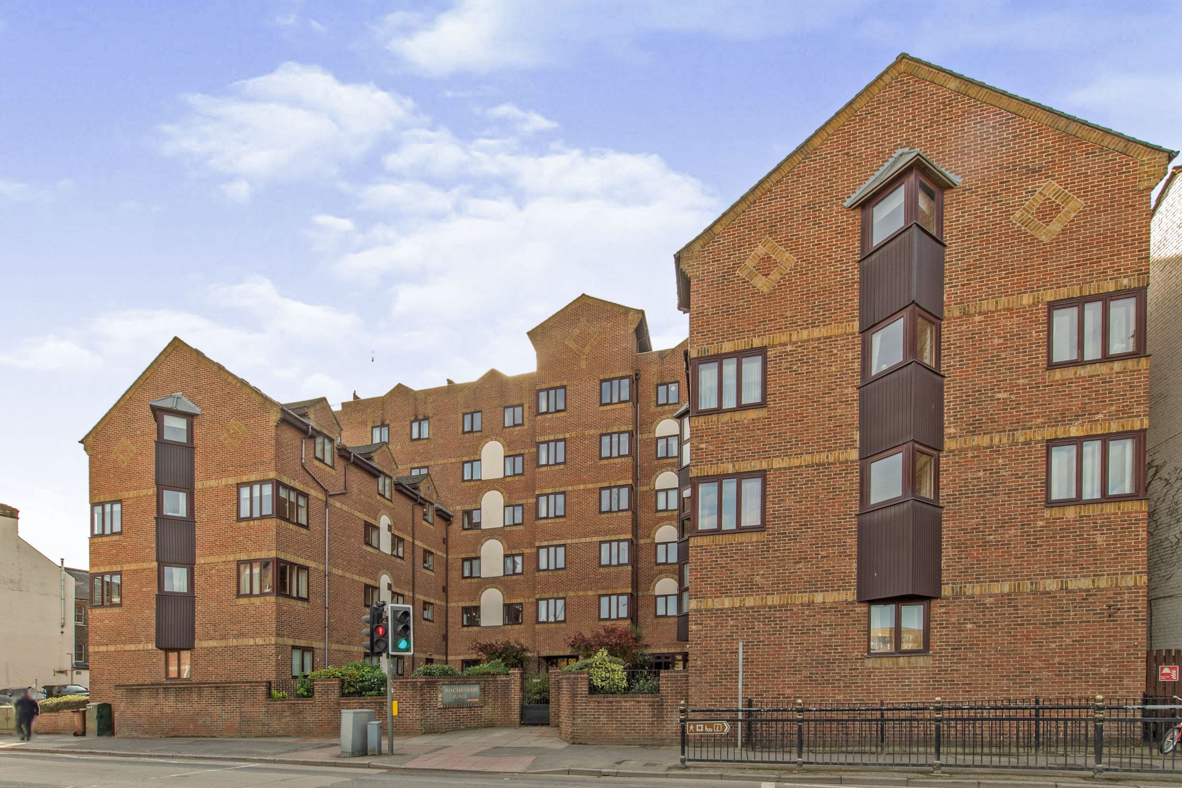 2 bed flat for sale in Rochester Gate, High Street, Rochester ME1 - Zoopla