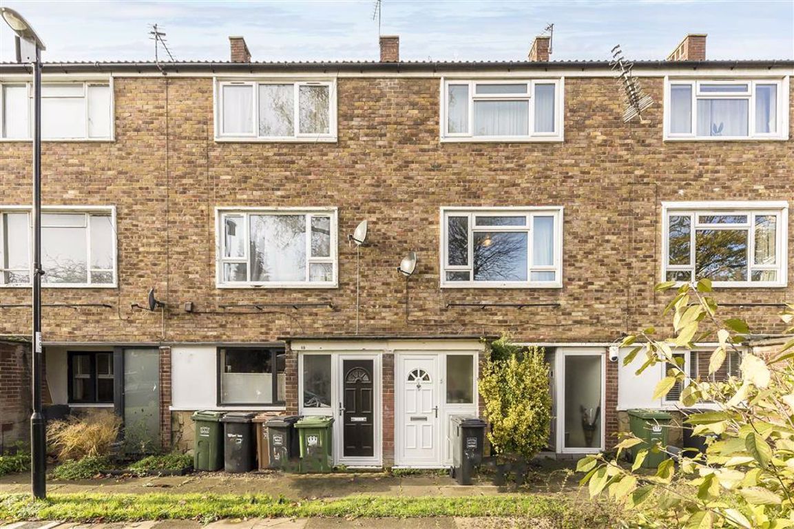 2 bed flat to rent in Carston Close, London SE12 - Zoopla