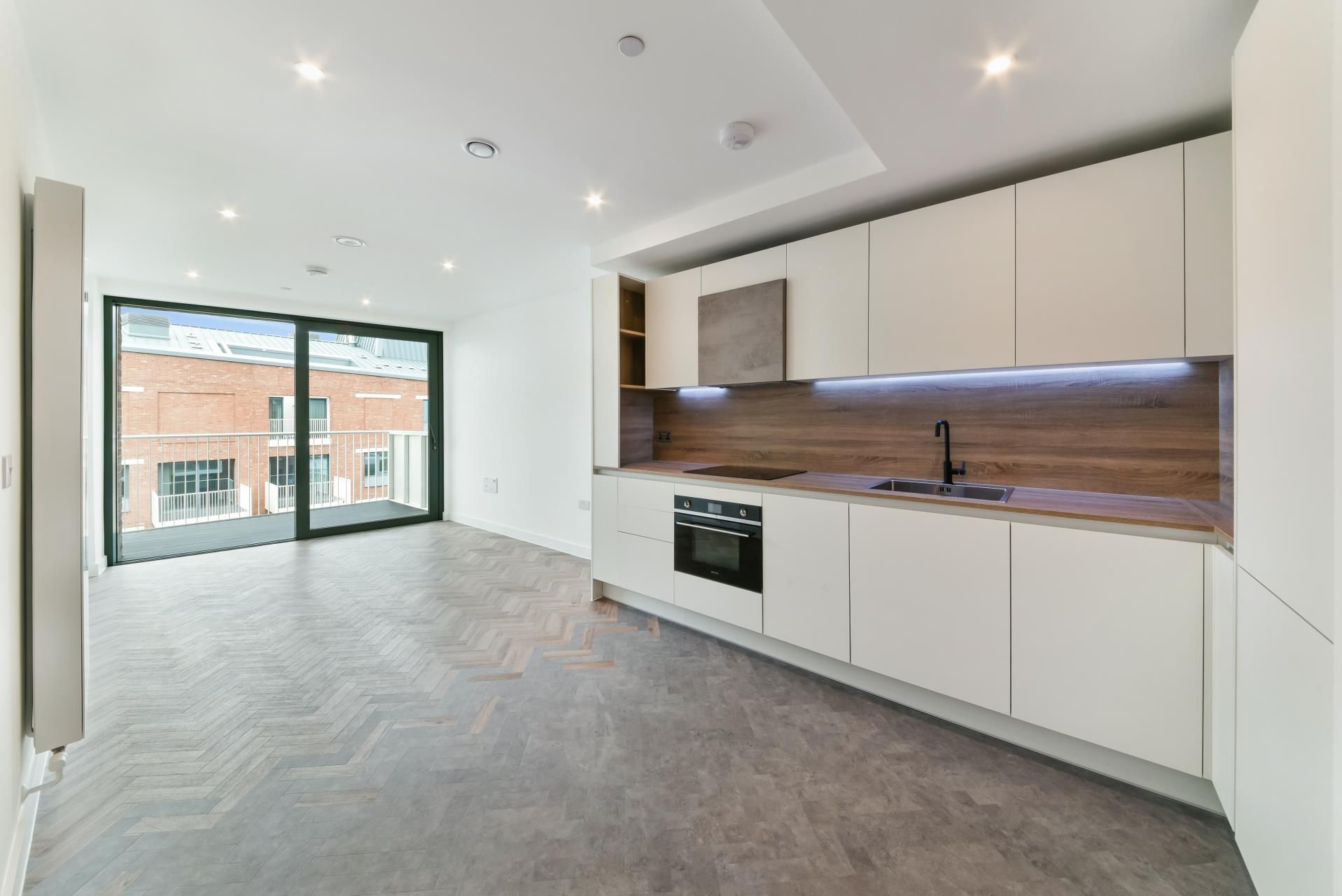 1 bed flat to rent in Skyline Apartments, Three Waters, London E3 - Zoopla