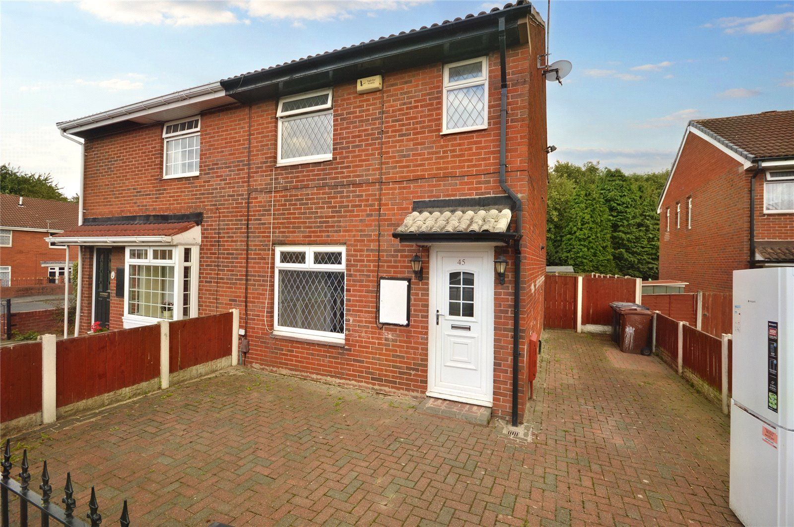3 Bed Semi Detached House For Sale In Cranmore Lane Leeds West