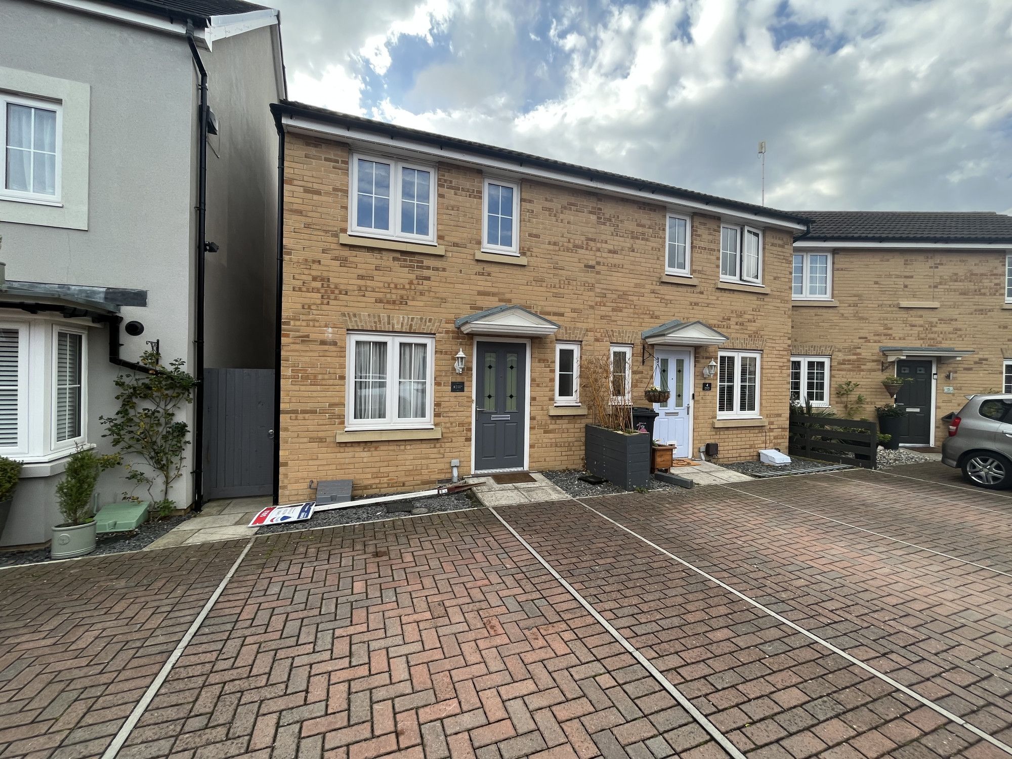 3 Bed Terraced House To Rent In Enstone Close Swindon Wiltshire Sn2