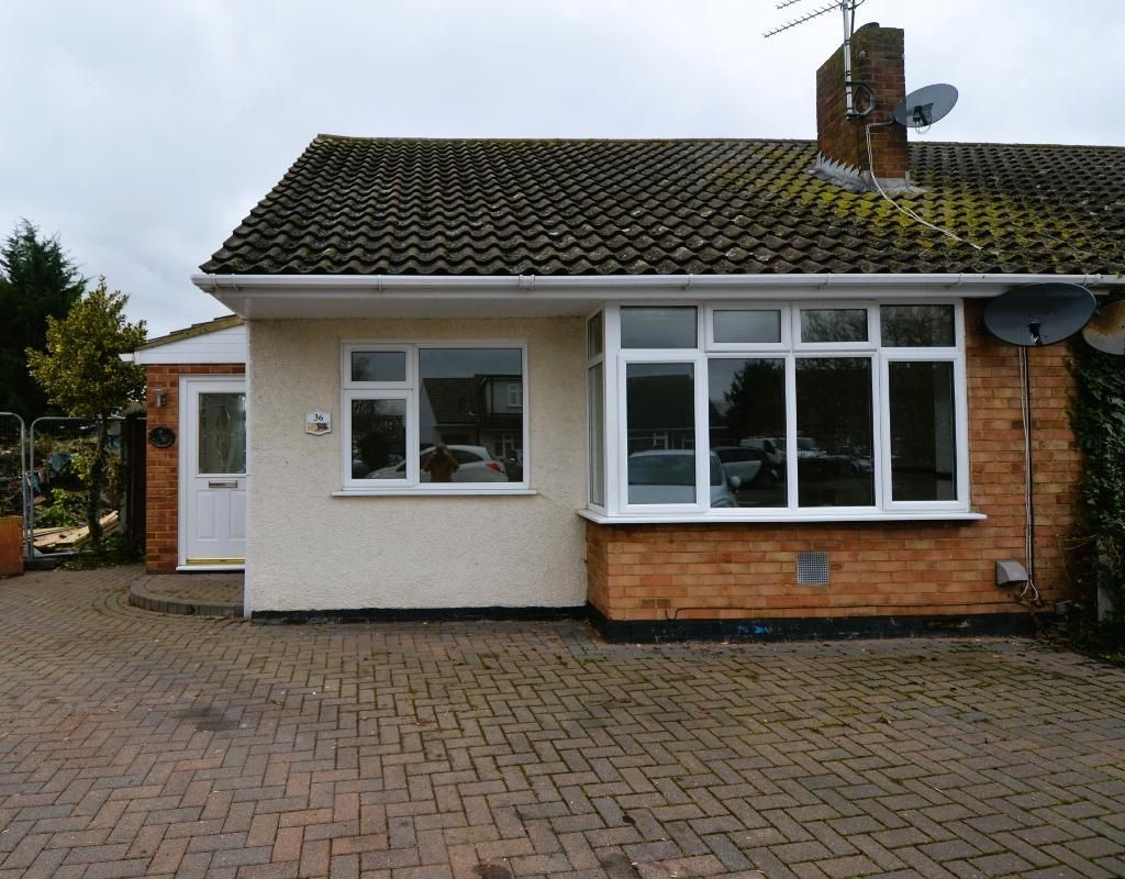 2 Bed Semi Detached Bungalow For Sale In Larkfield Close Rochford