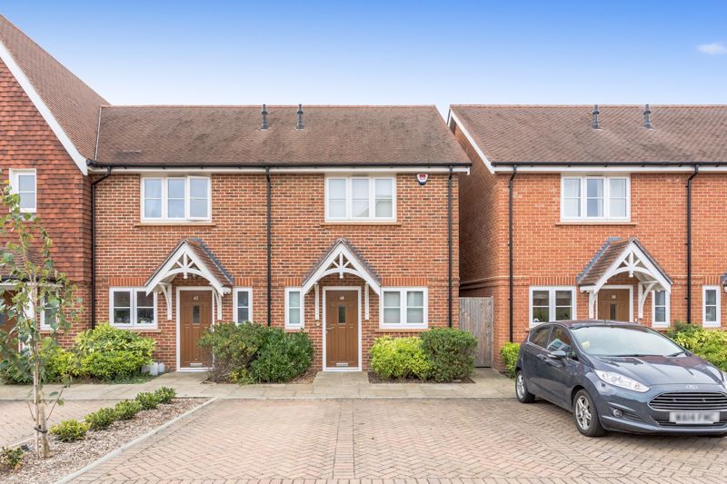 2 Bed End Terrace House For Sale In Highwood Crescent Horsham West