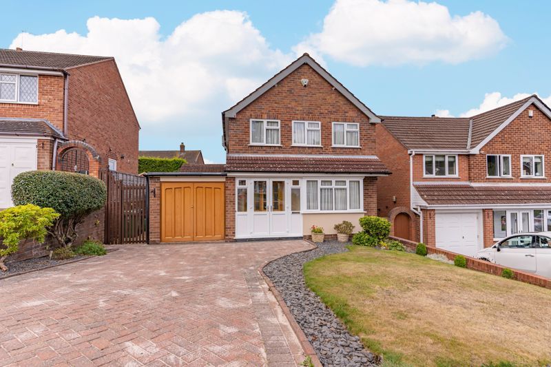 3 Bed Detached House For Sale In Briery Road Halesowen West Midlands