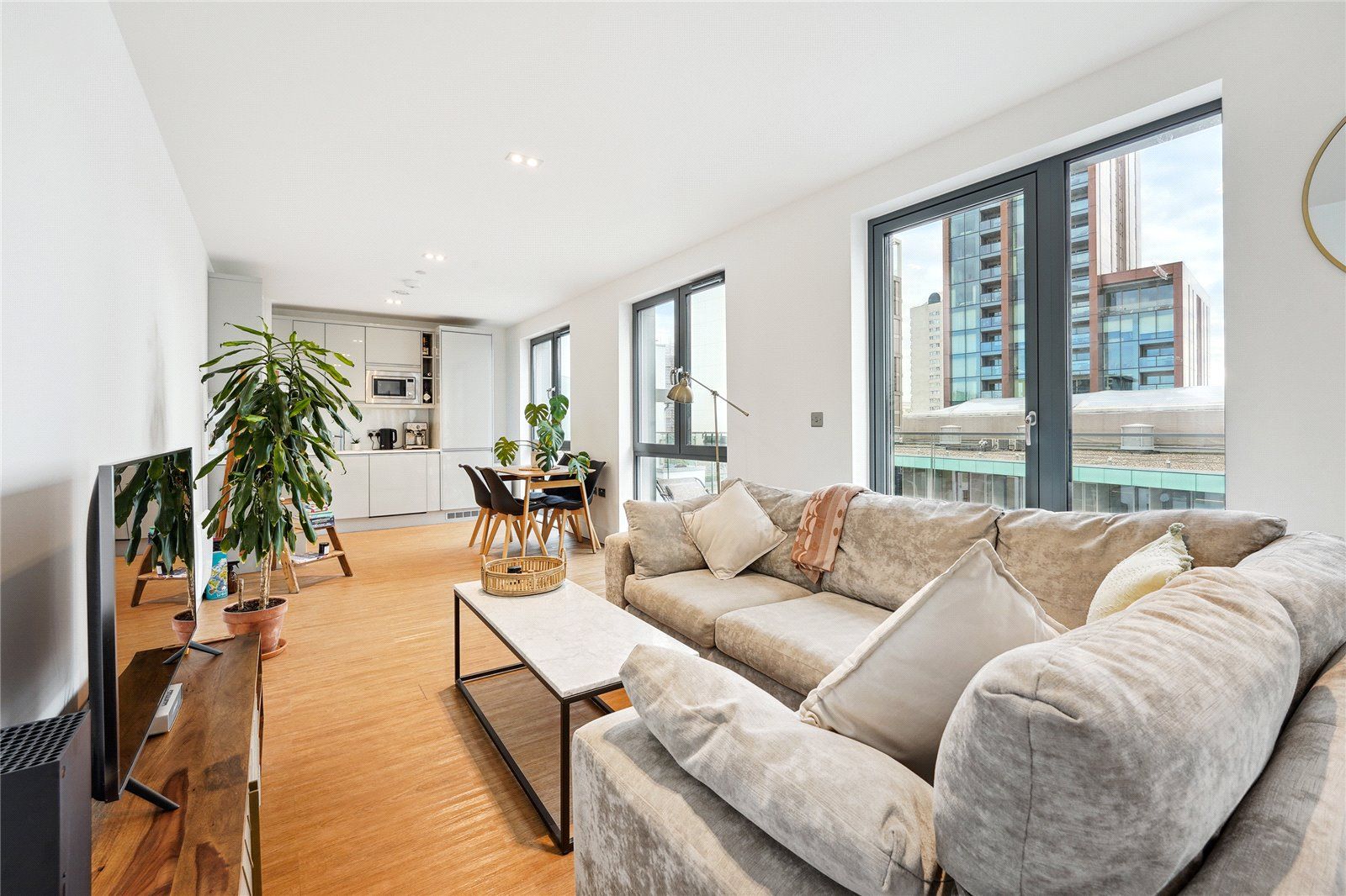 1 bed flat for sale in Red Lion Square, Wandsworth High Street, London ...