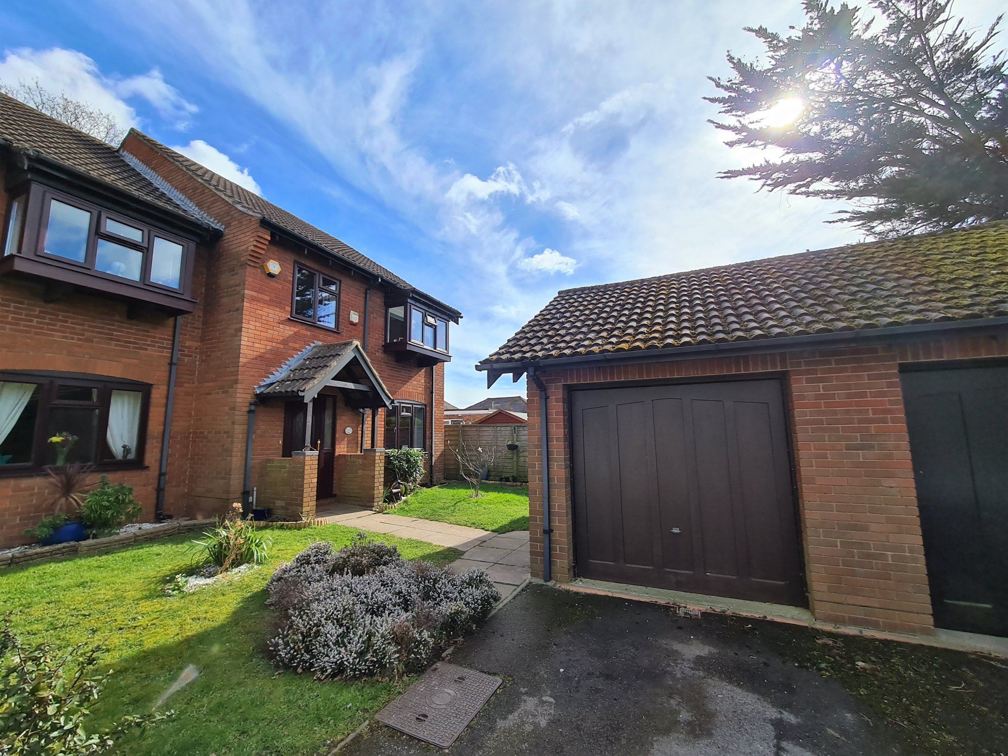 4 Bed End Terrace House For Sale In High Oaks Close Locks Heath