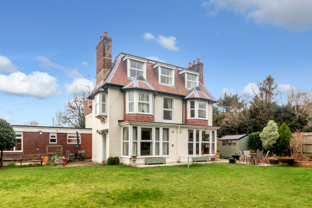 1 bed flat for sale in Taylors Corner, Headbourne Worthy, Winchester ...