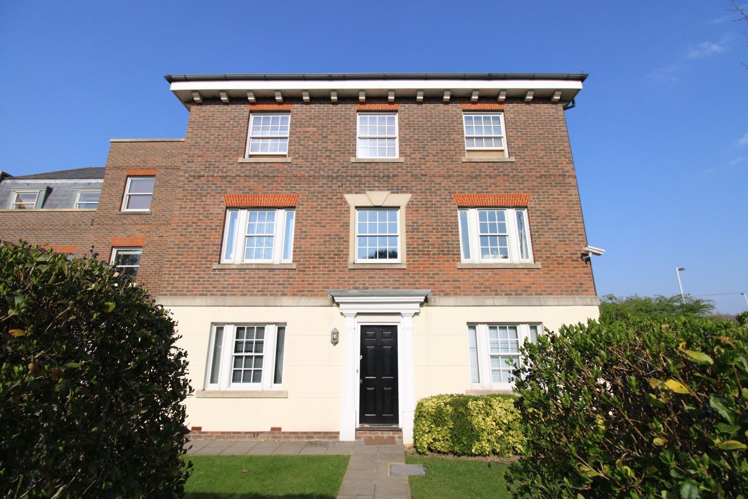 3 bed flat to rent in Merstham, Surrey RH1 - Zoopla