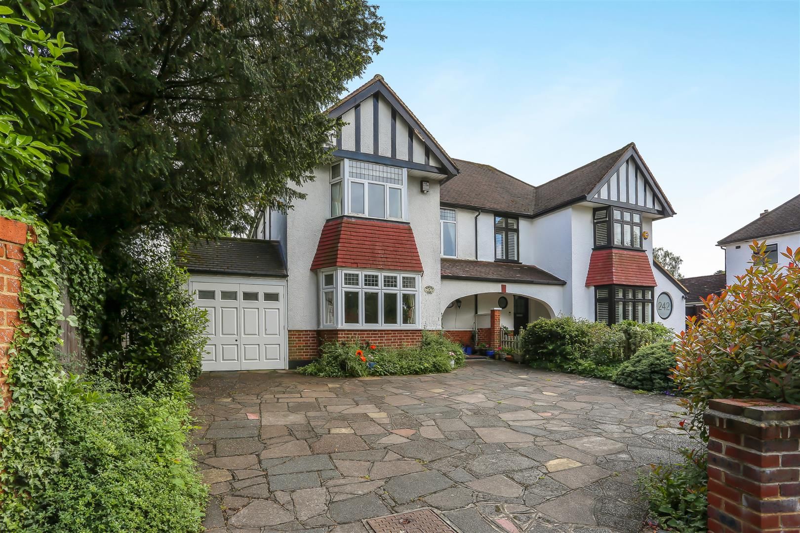 4 Bed Semi Detached House For Sale In Foresters Drive Wallington Sm6