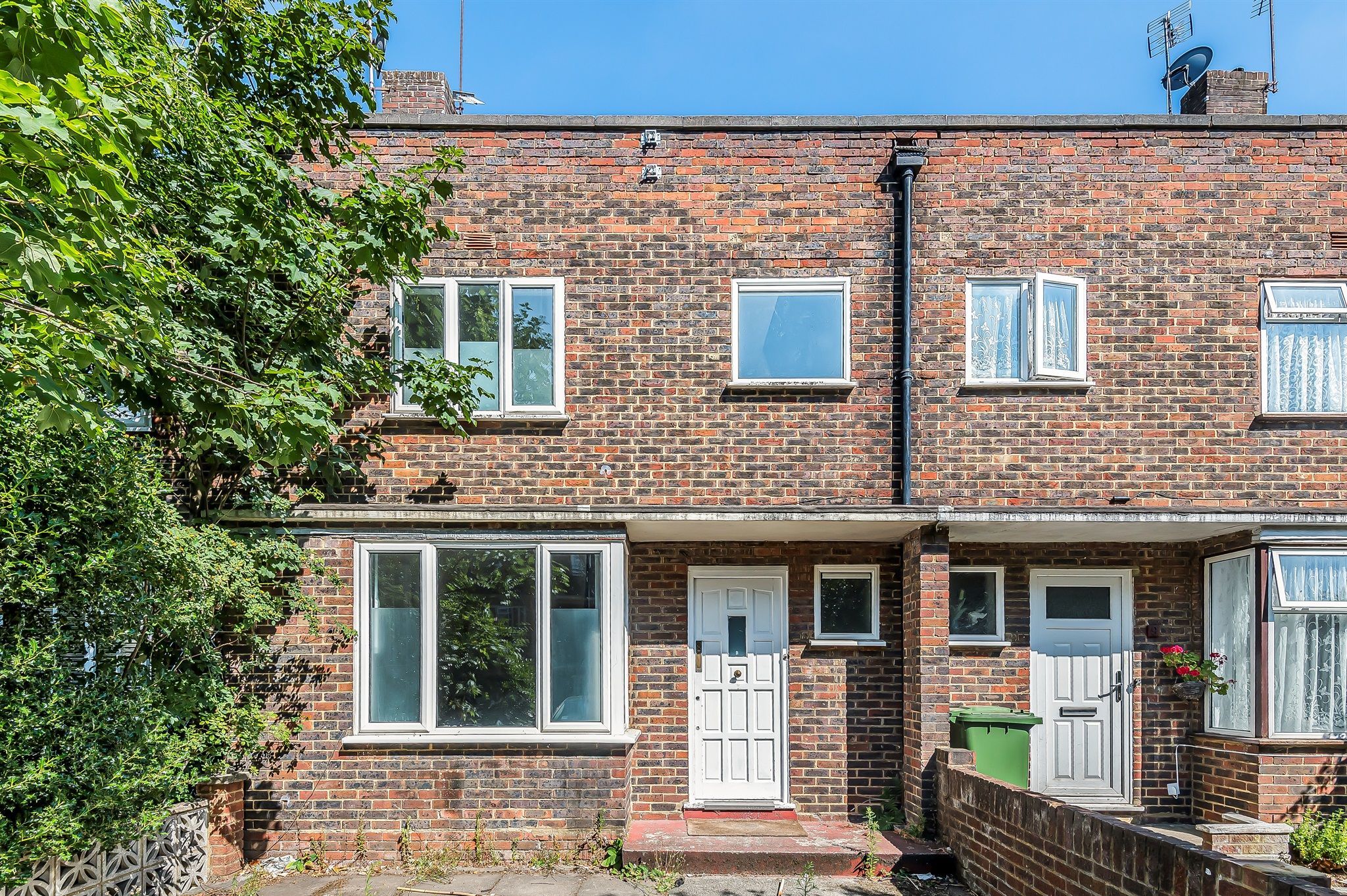 4 bed terraced house for sale in Toland Square, London SW15 - Zoopla