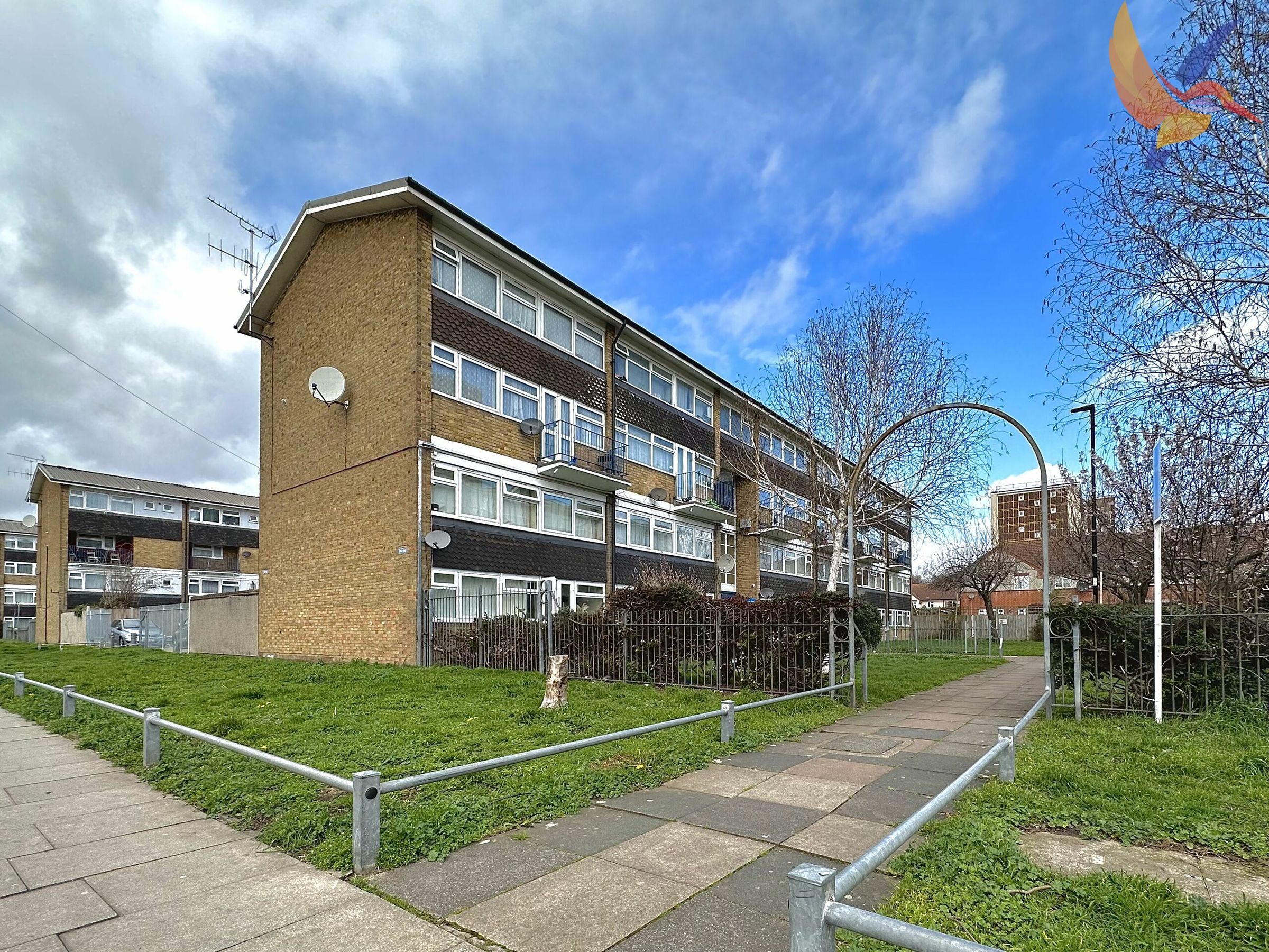 4 bed flat to rent in Bounces Road, London N9 - Zoopla