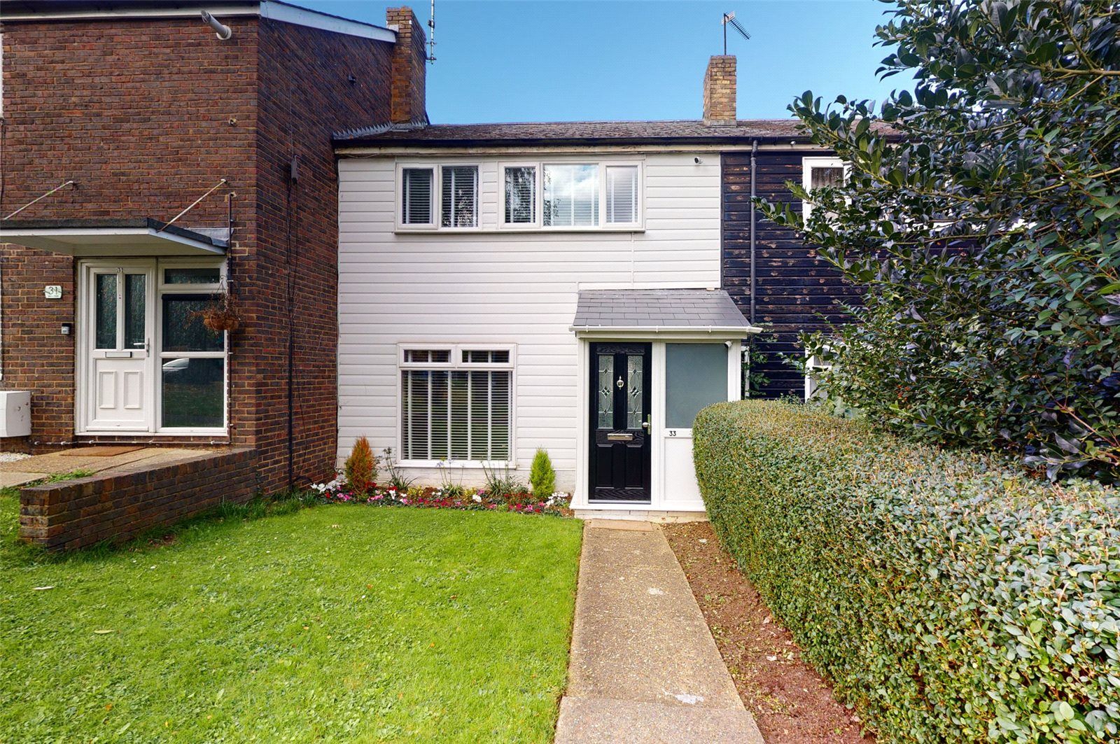 2 bed terraced house for sale in Mistley Path, Basildon SS16 - Zoopla