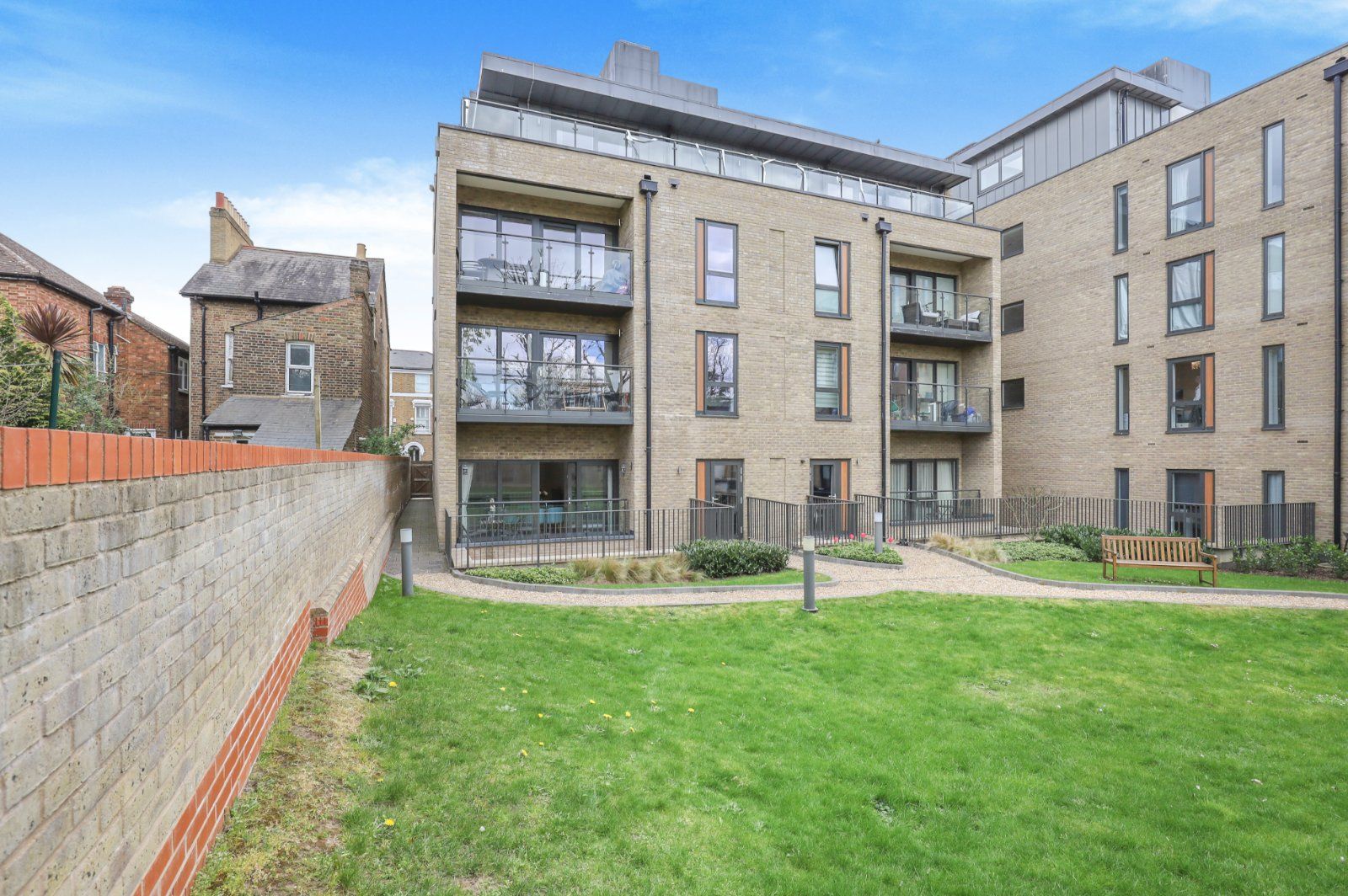 2 bed flat for sale in Hartfield Road, Wimbledon, London SW19 - Zoopla