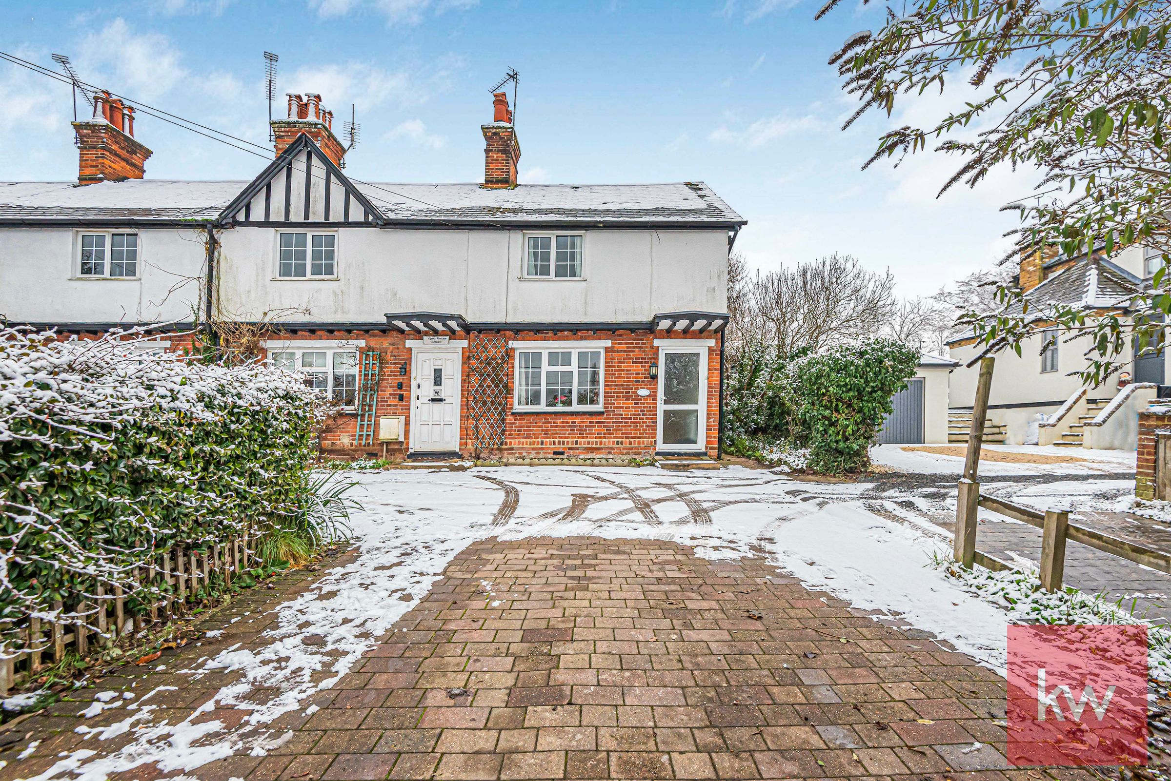 2 bed end terrace house for sale in Popes Lane, Cookham Dean, Berkshire ...