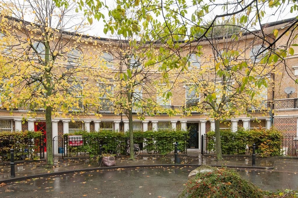 3 bed flat to rent in Mothers Square, Hackney, London E5 - Zoopla