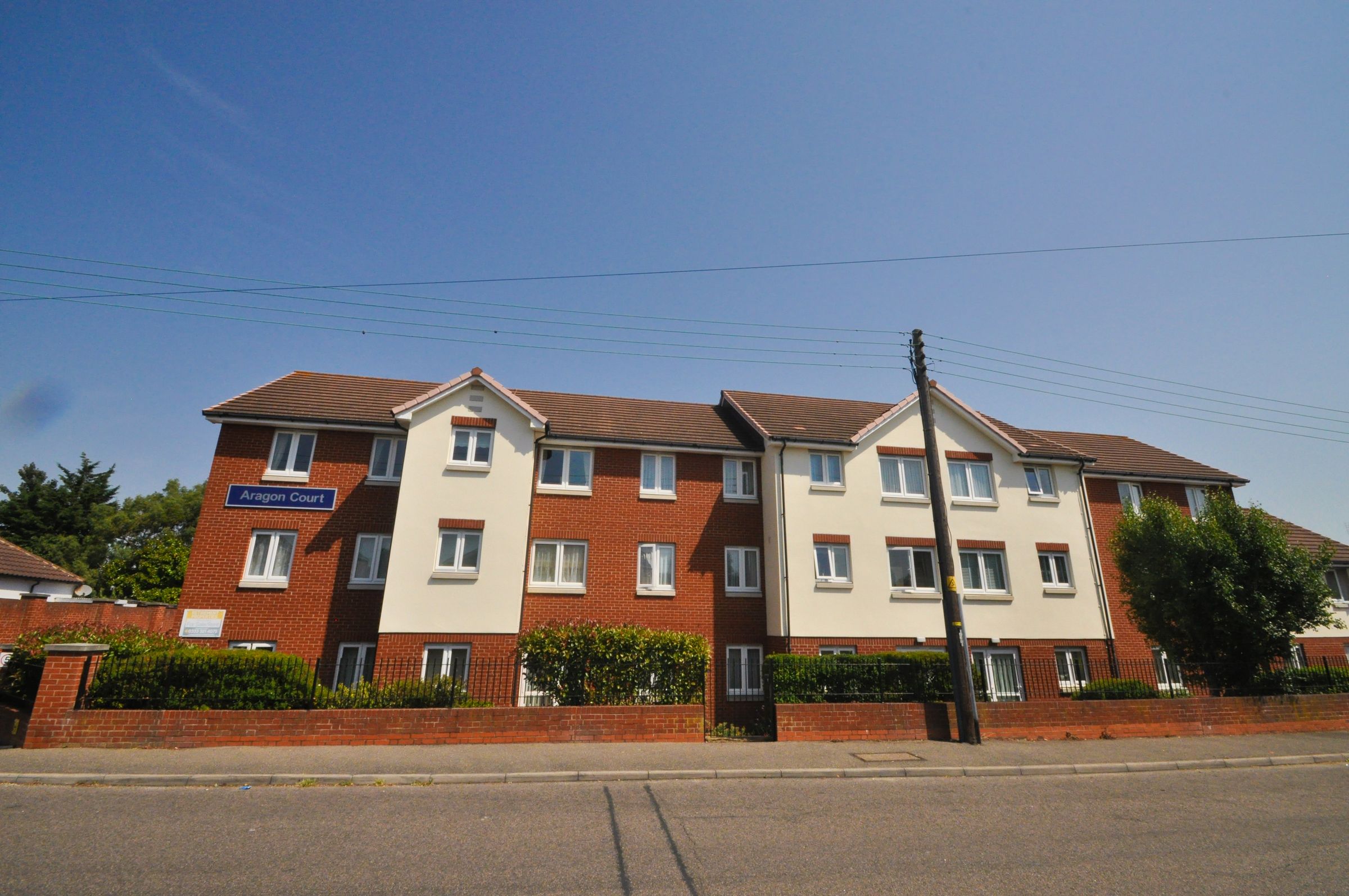 1 bed flat for sale in Church Road, Hadleigh, Benfleet SS7 - Zoopla